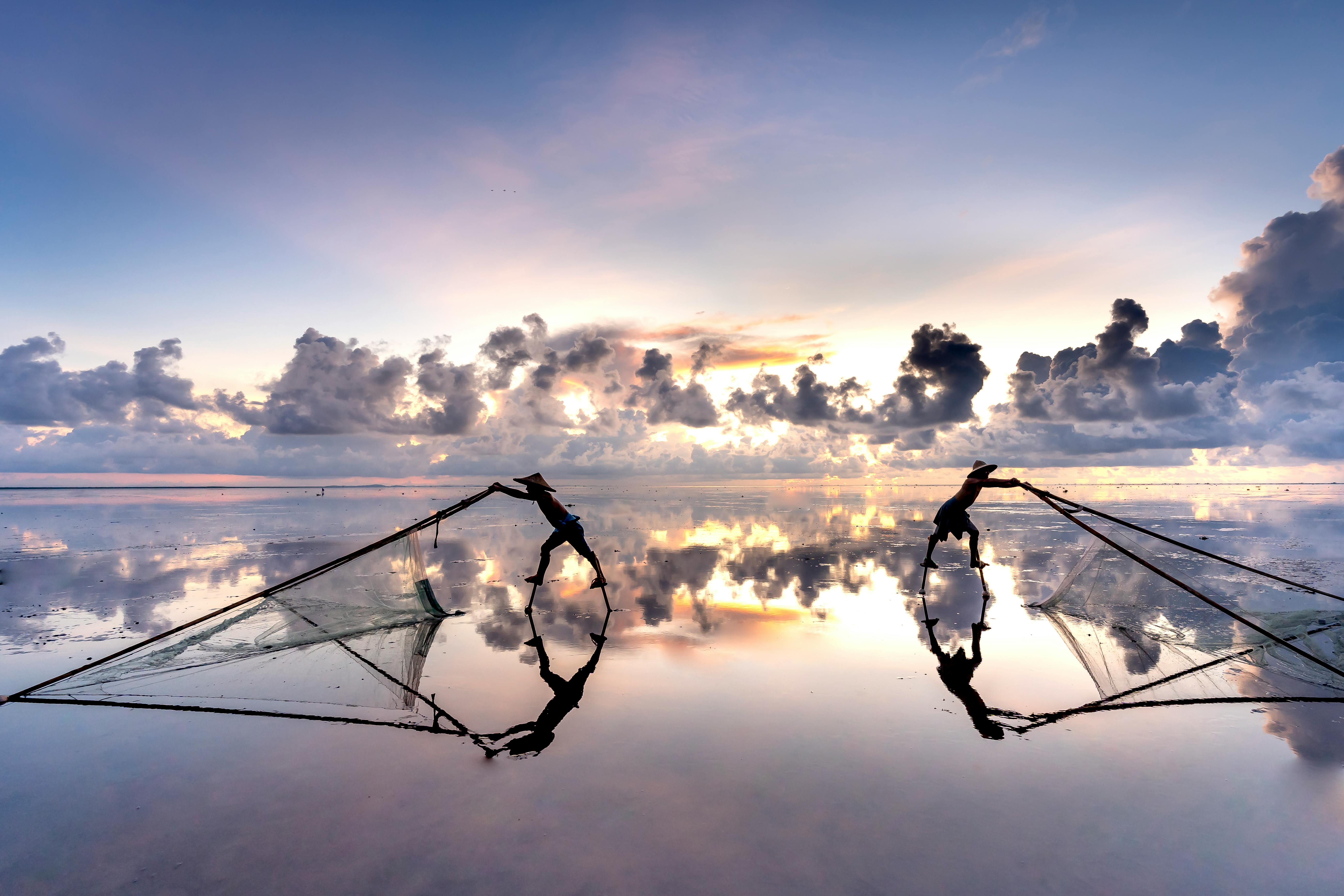 Sunset on the Edge of Ocean · Free Stock Photo