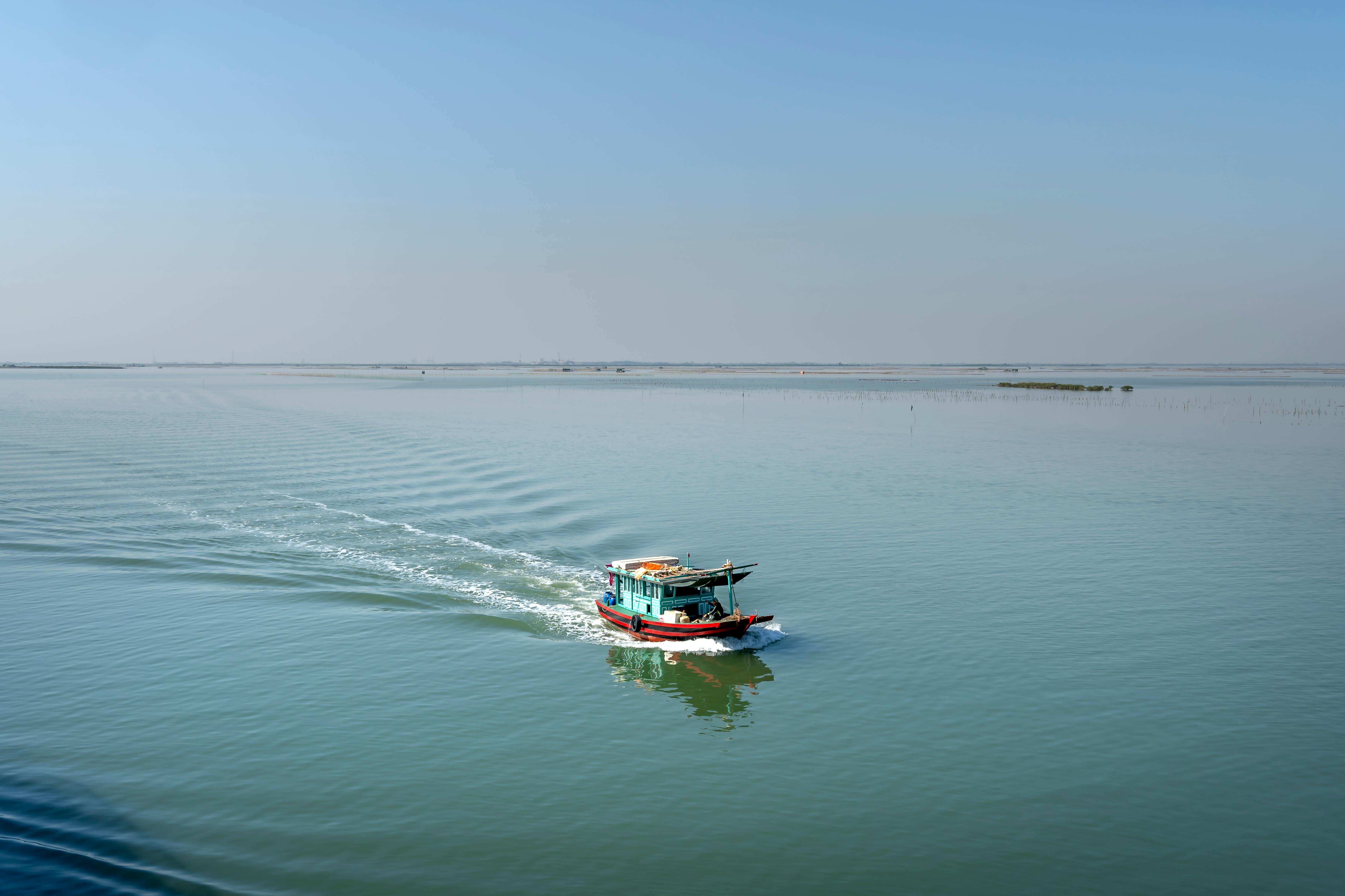White Airplane on Water · Free Stock Photo
