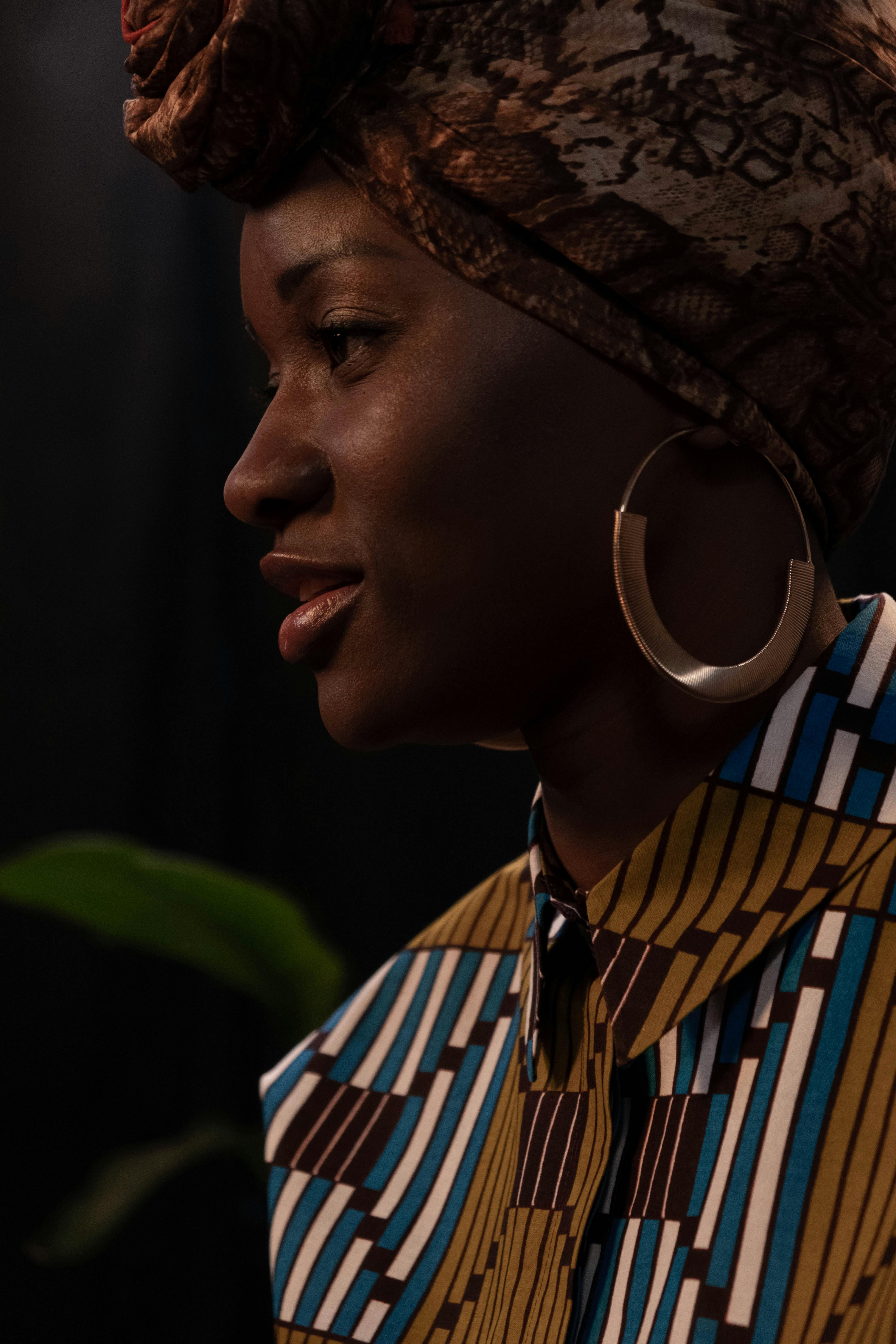 Beautiful Woman in Side View · Free Stock Photo