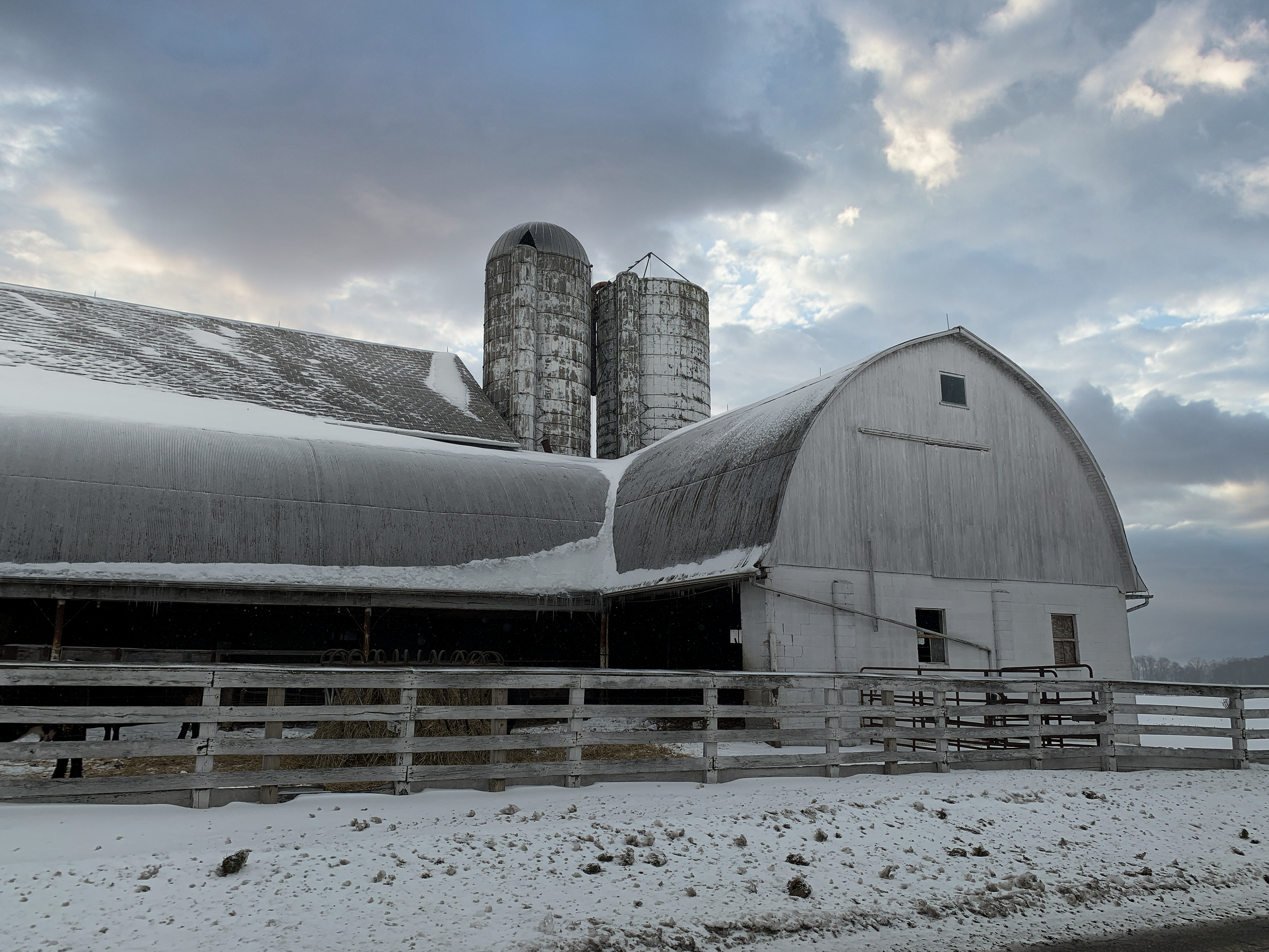 A Barn during Winter · Free Stock Photo
