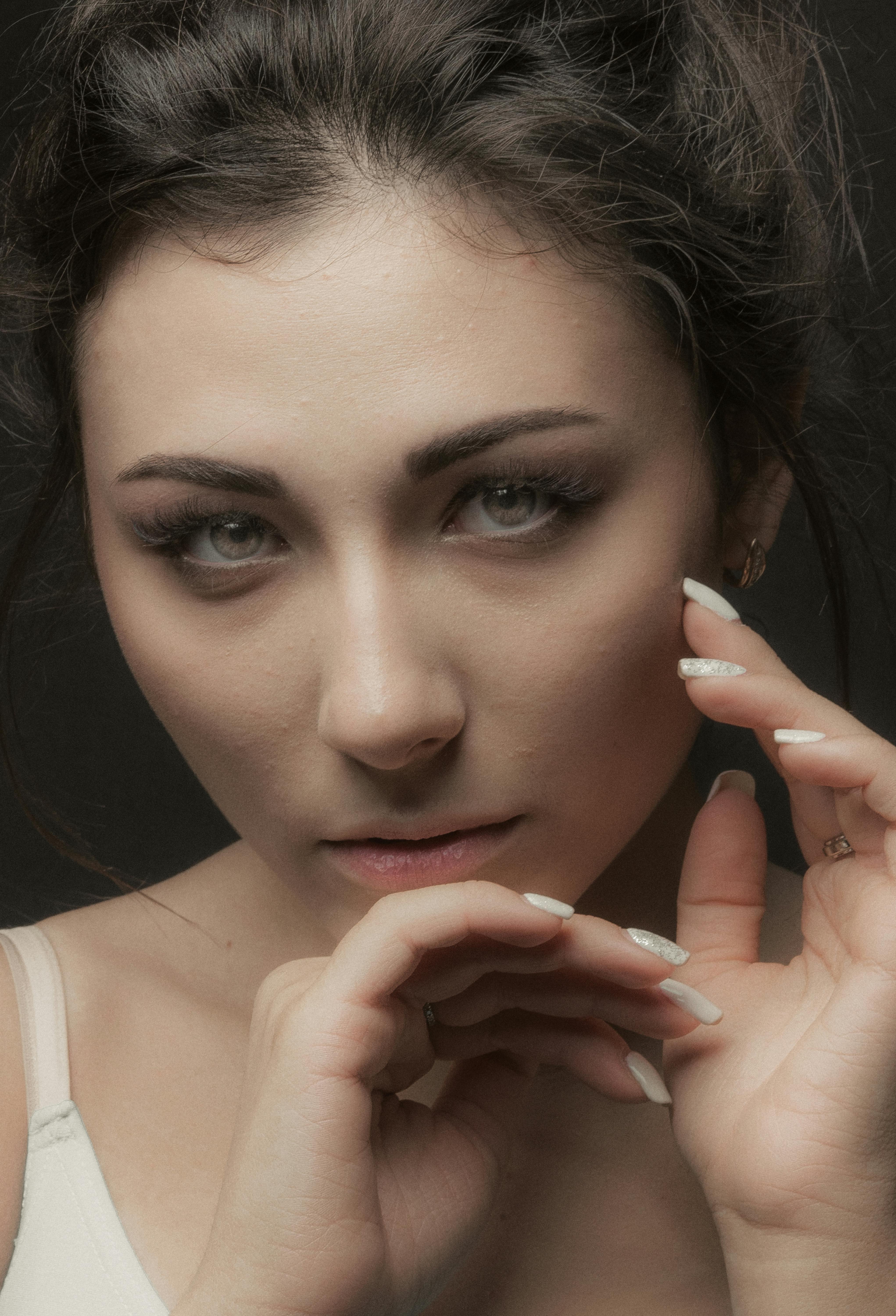 A Pretty Woman in Close-up Photography · Free Stock Photo