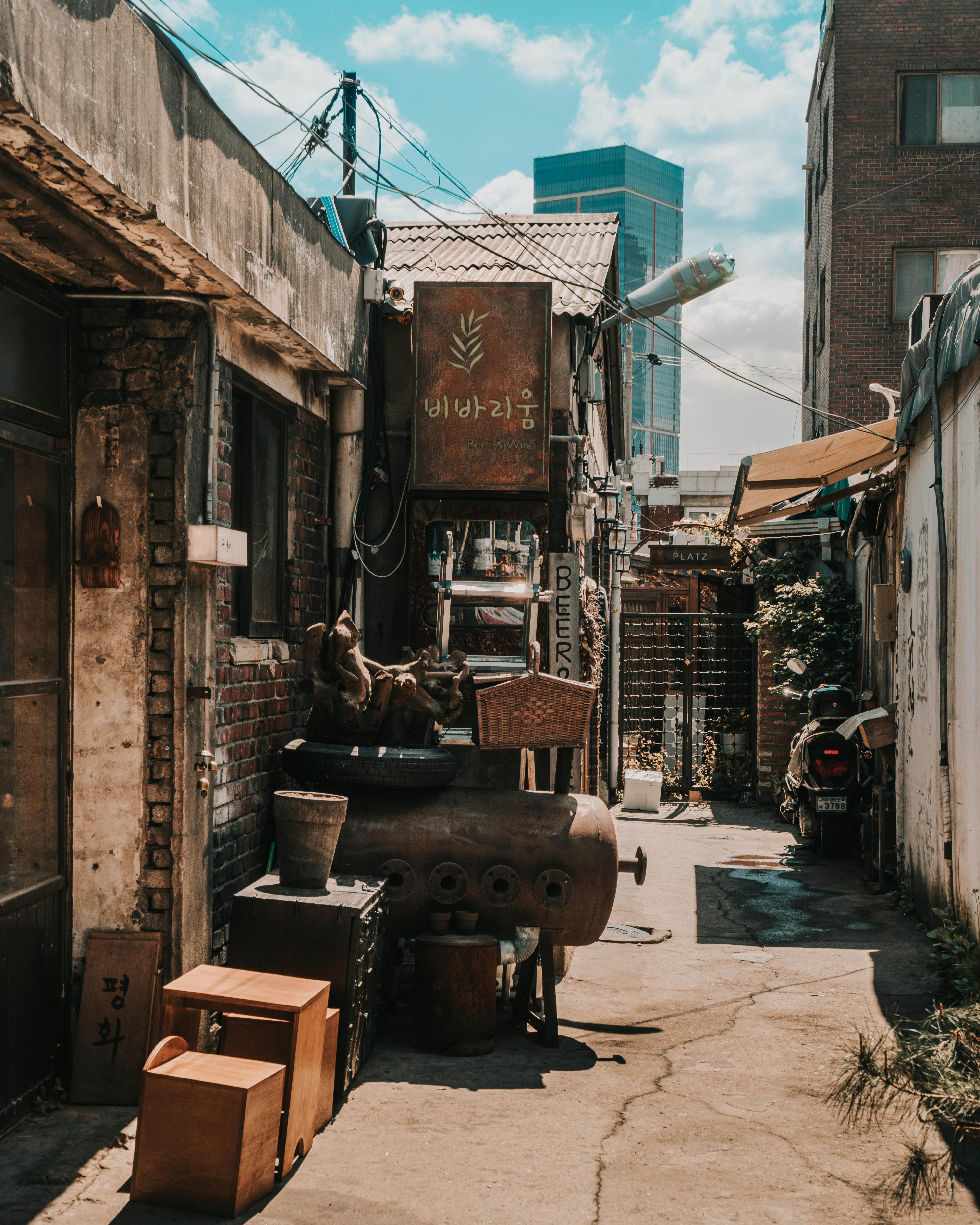 Rustic Storefront in the Alleyway · Free Stock Photo