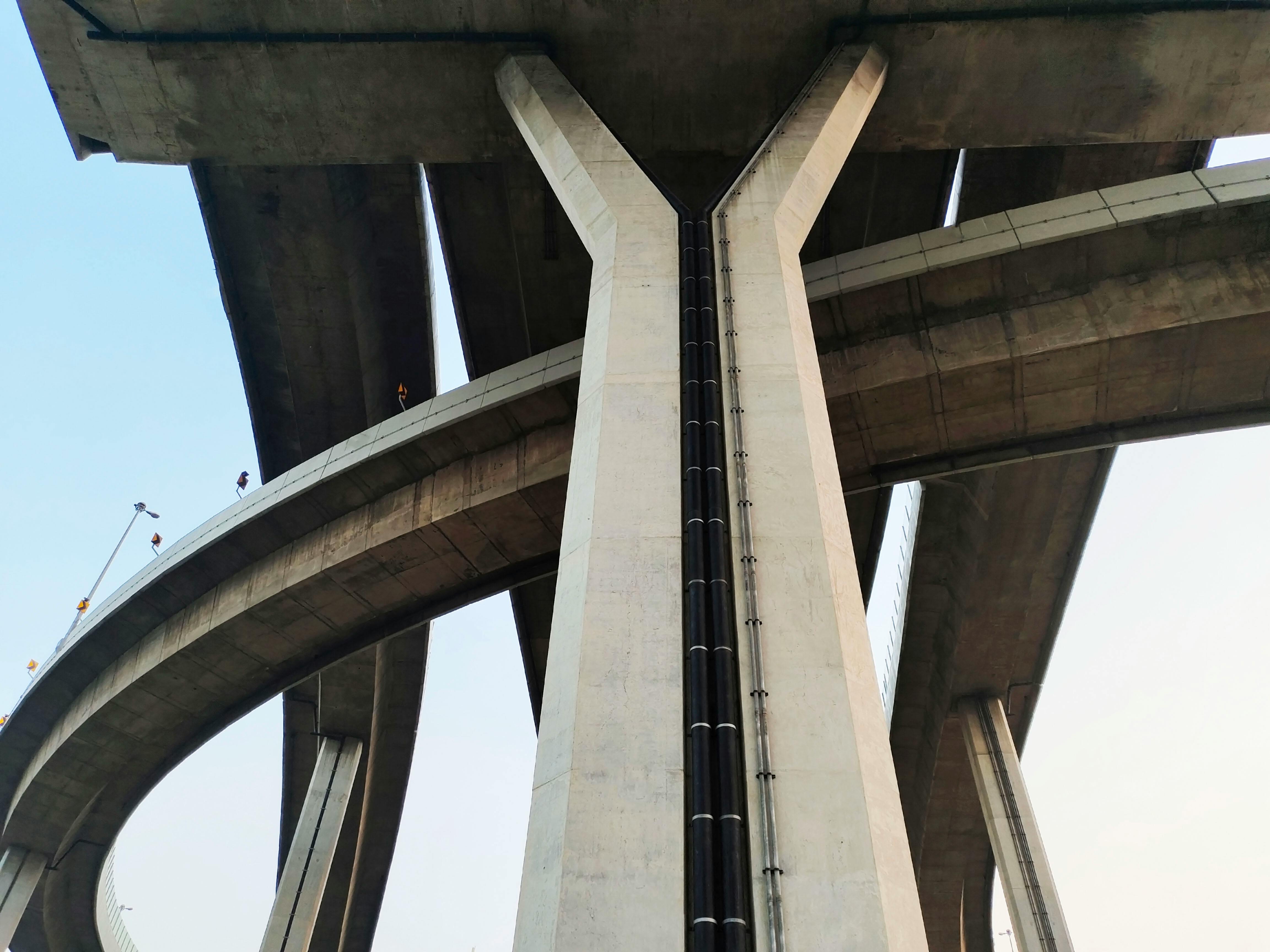 Dirty Column Under the Bridge · Free Stock Photo