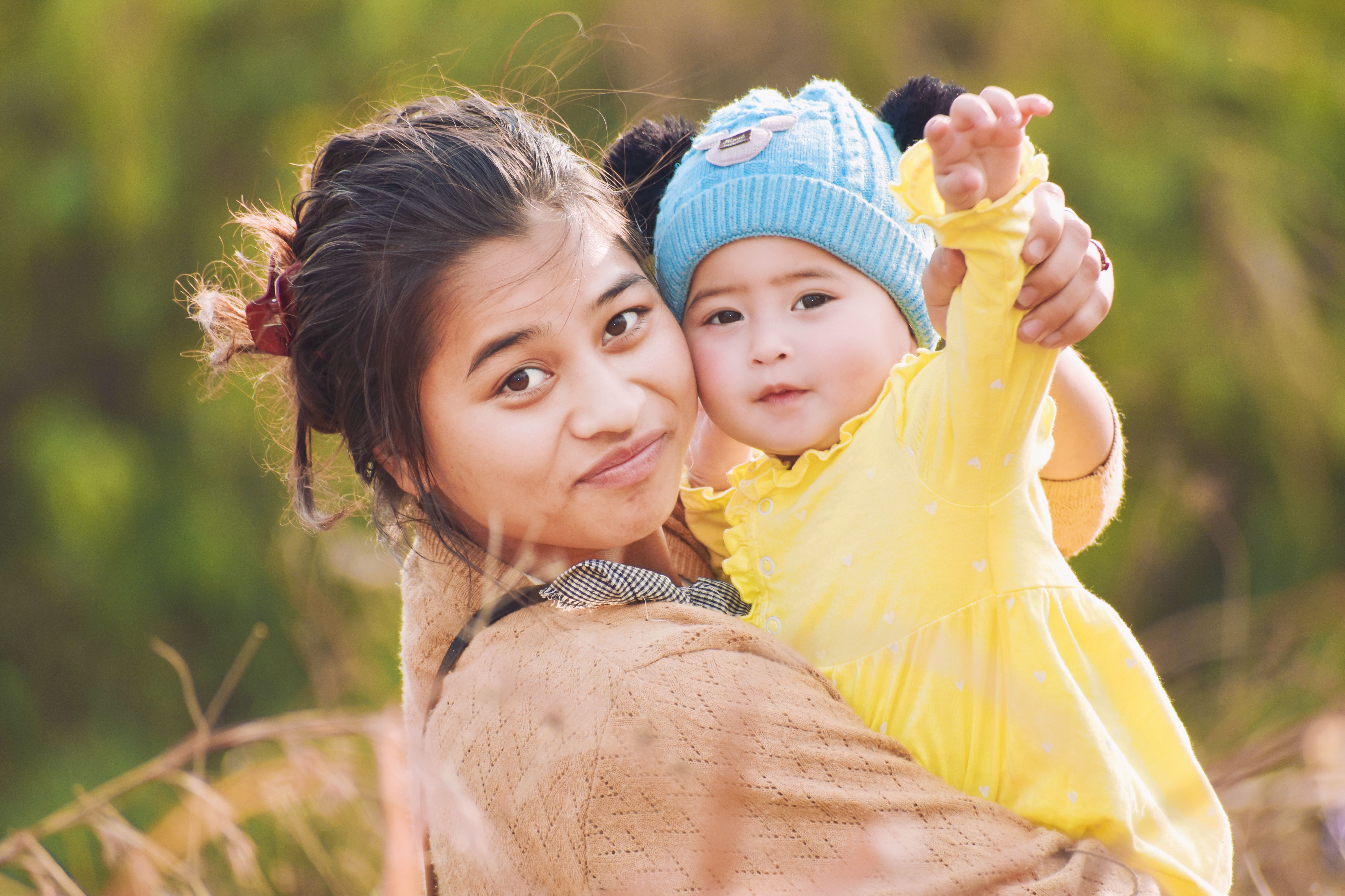 Family Waving Photos, Download The BEST Free Family Waving Stock Photos ...