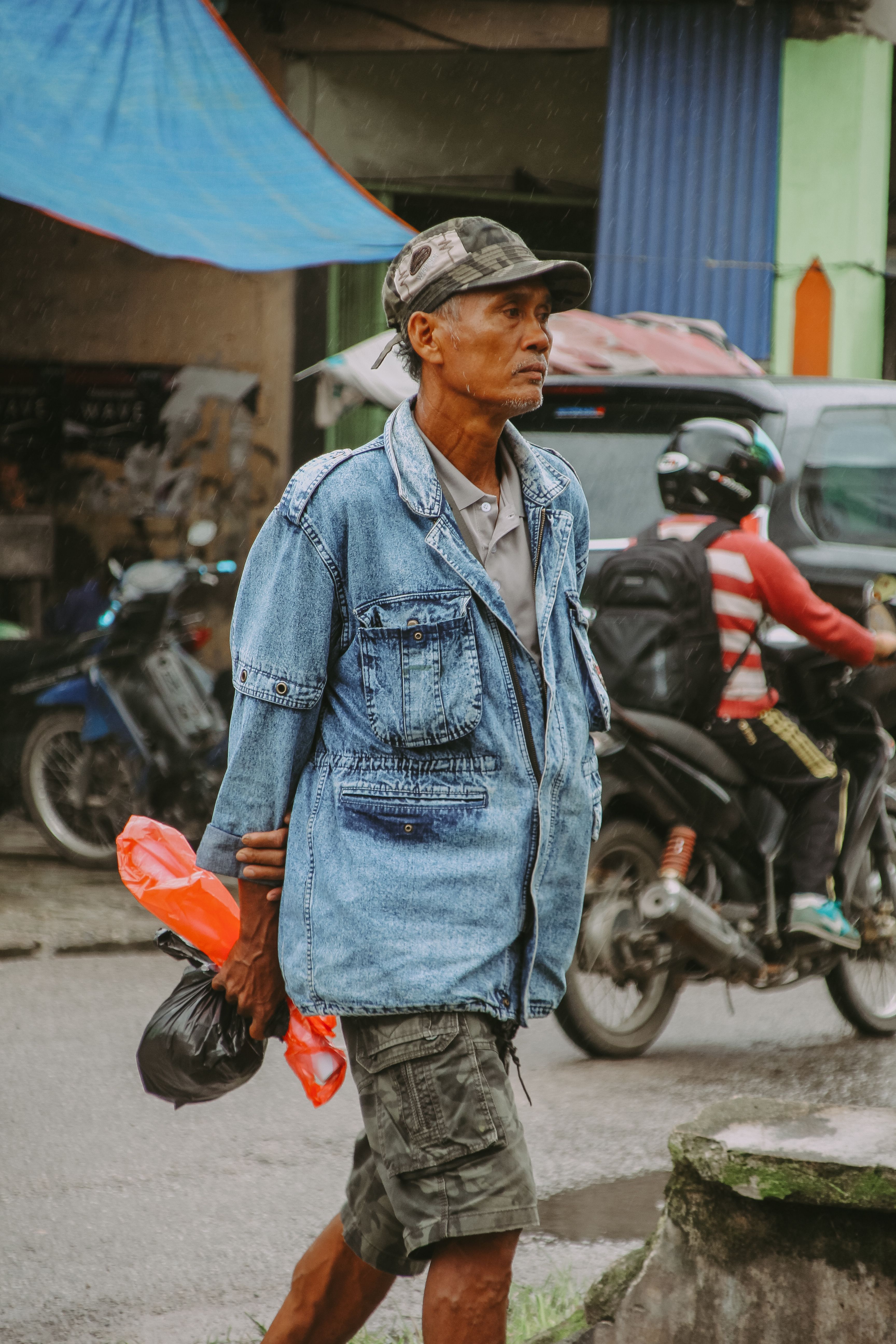 Asian People Walking Photos, Download The BEST Free Asian People ...