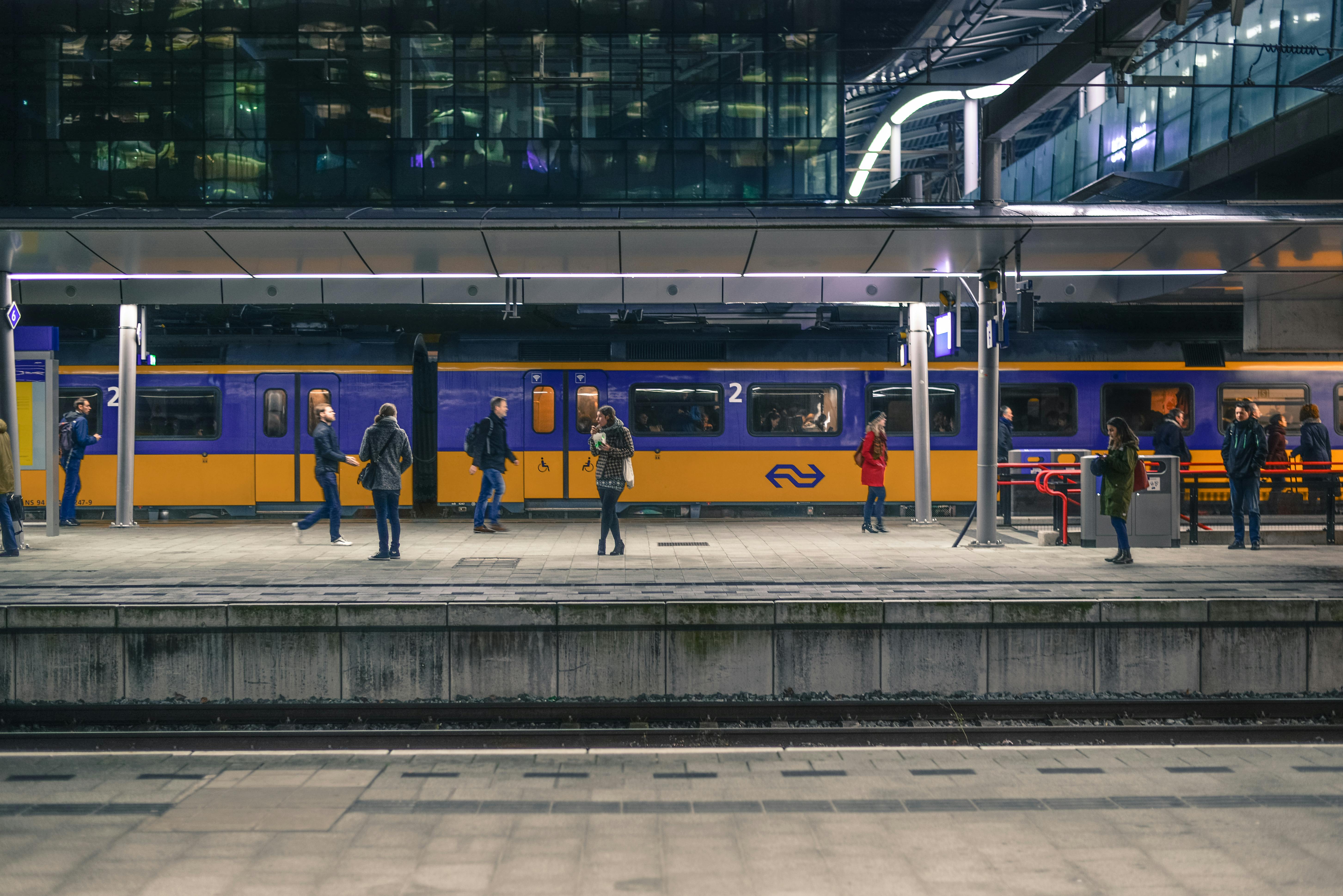 200+ Great Train Station Photos · Pexels · Free Stock Photos