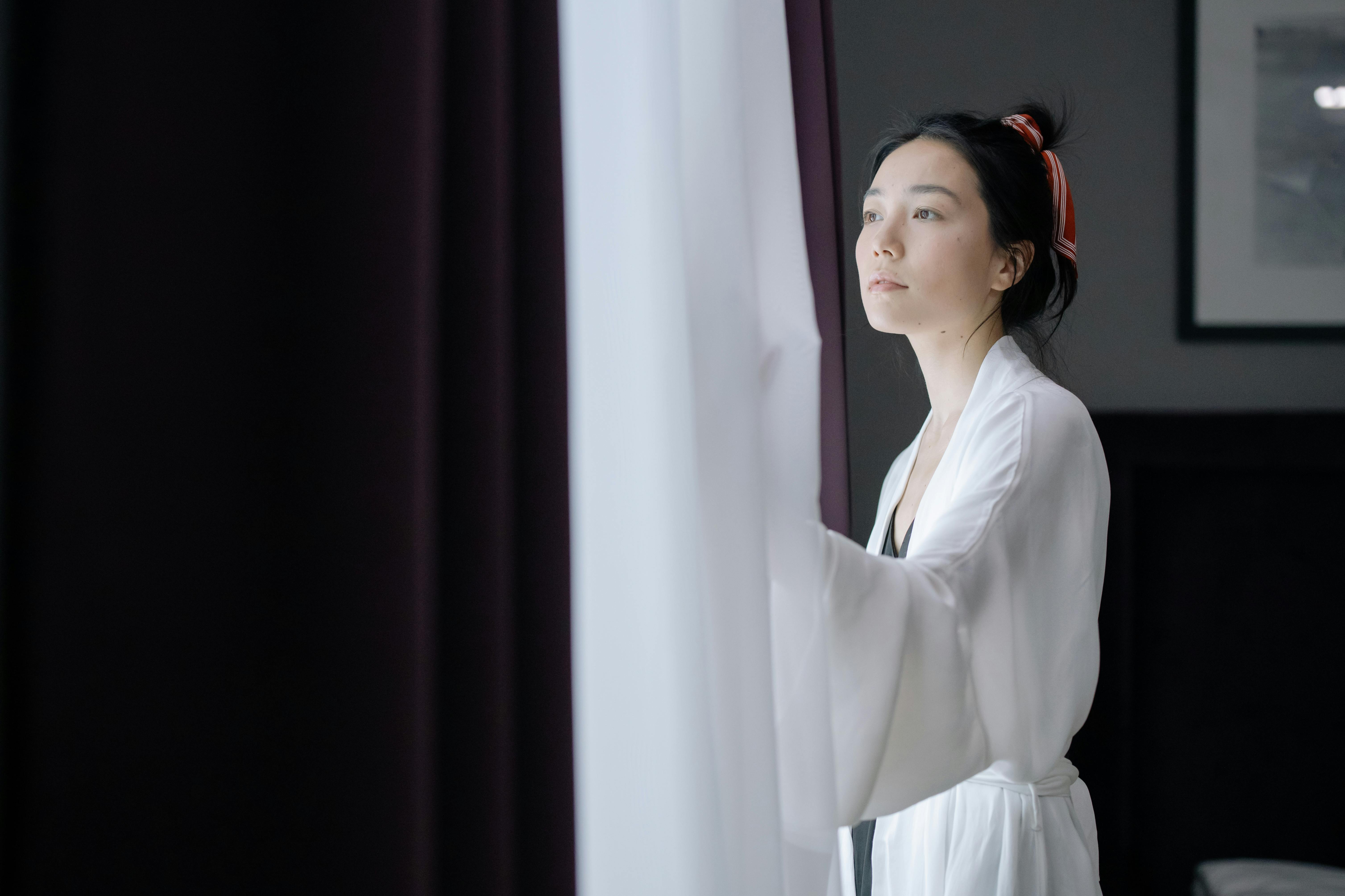 Standing Curtains Photos, Download The BEST Free Standing Curtains ...