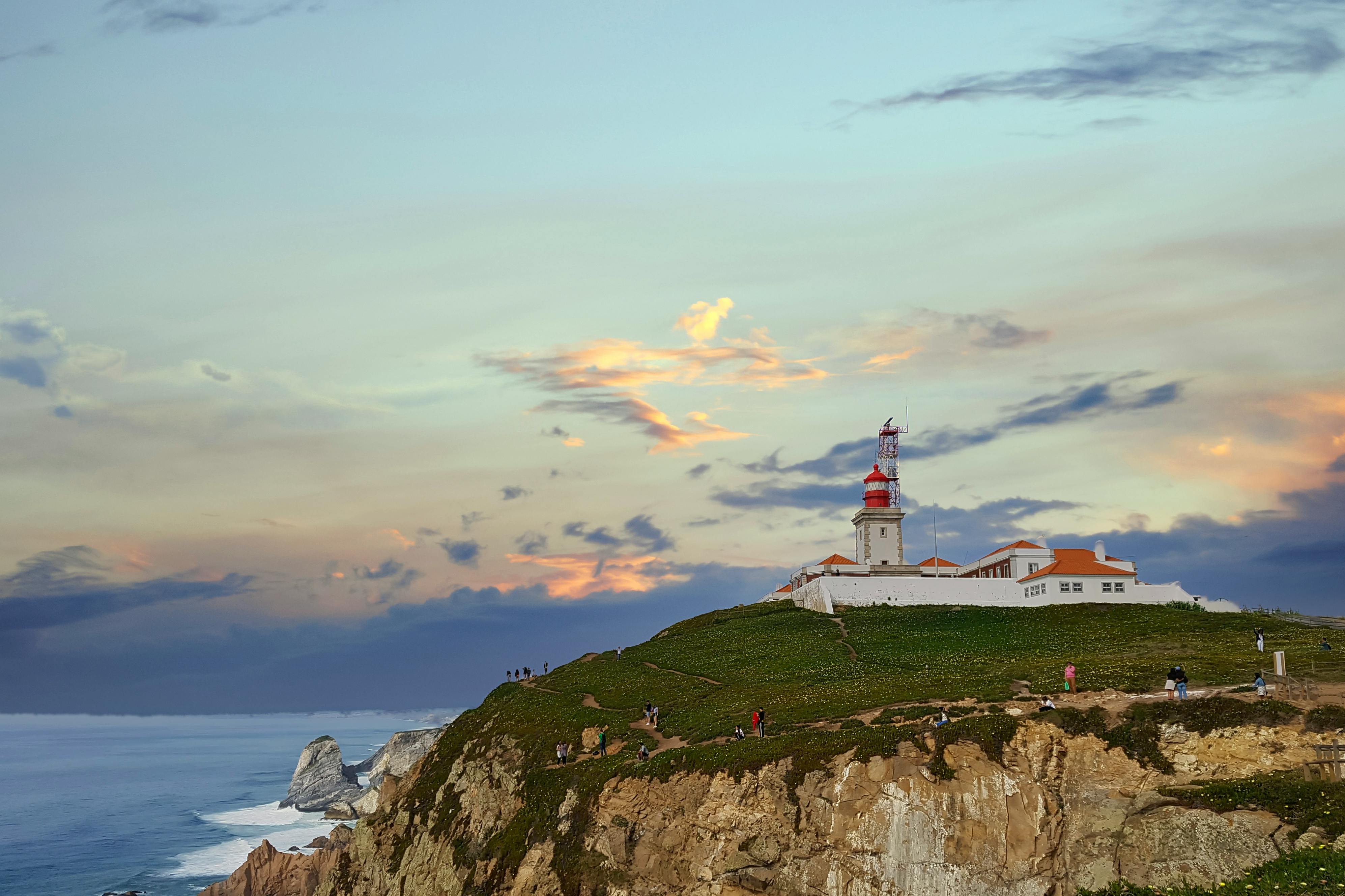 Cabo da Roca Lighthouse on a Cliff Overlooking the Atlantic Ocean ...