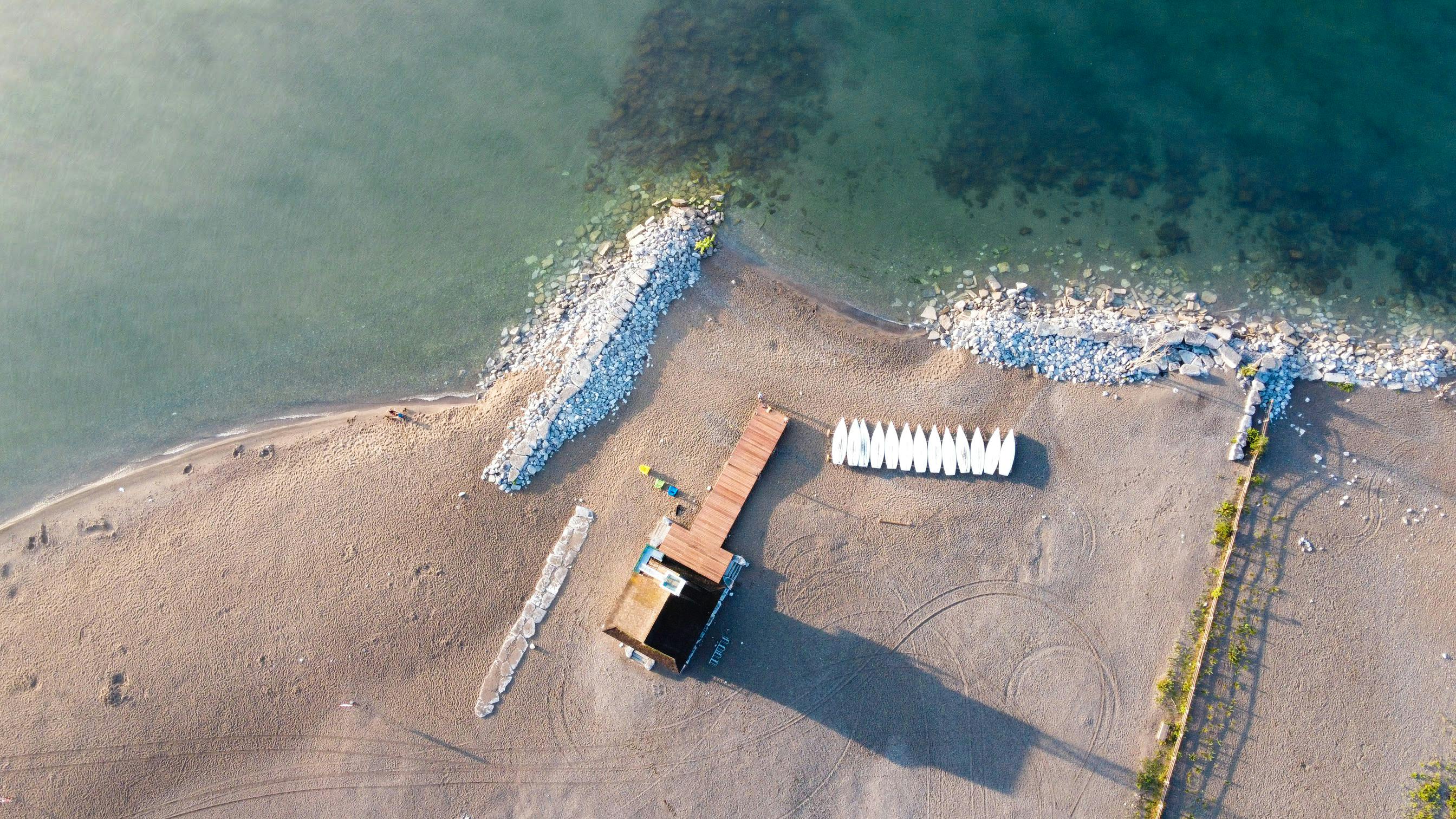 Aerial Photography of a Beach · Free Stock Photo