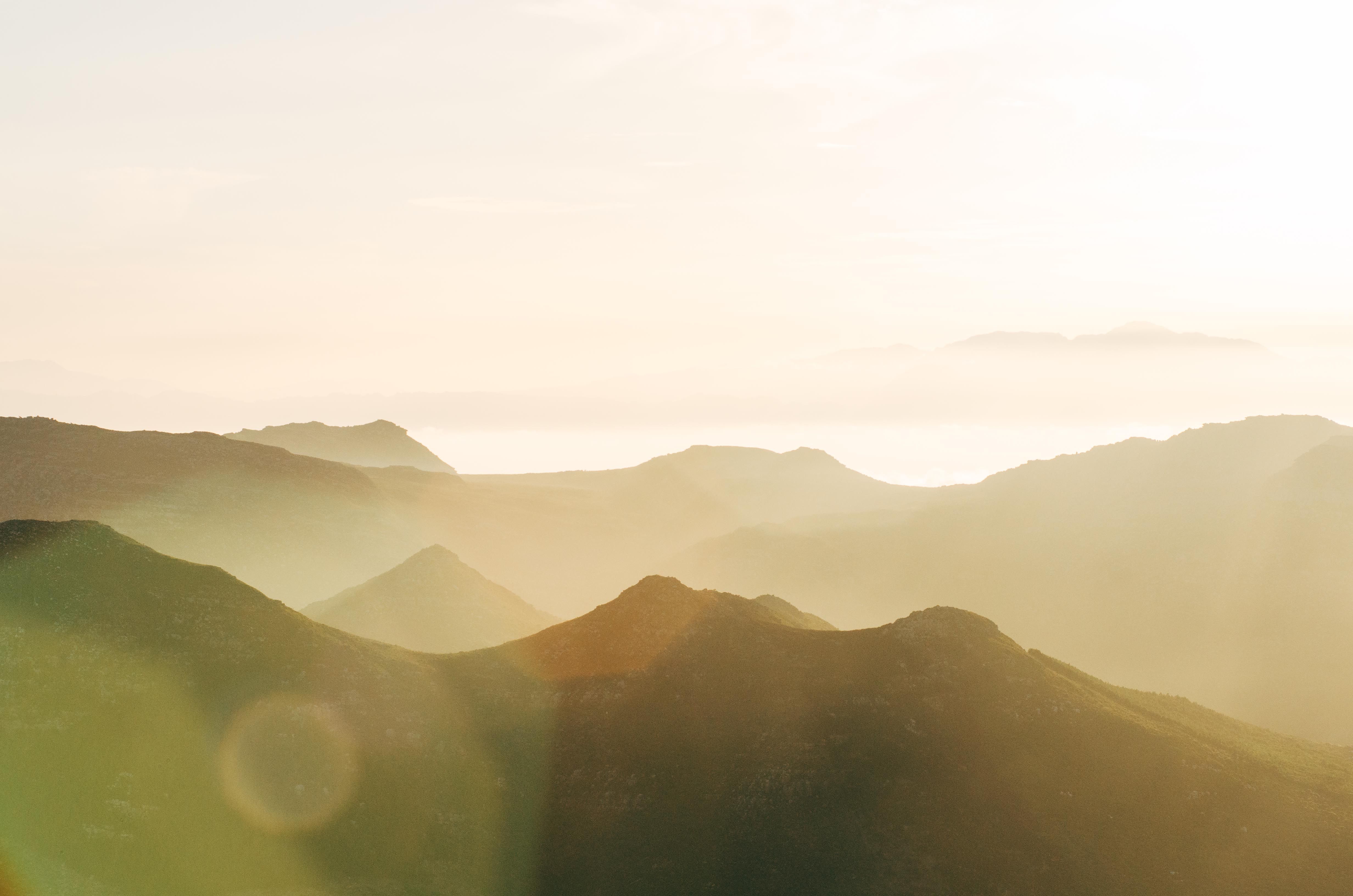 Sunlight over Mountains · Free Stock Photo