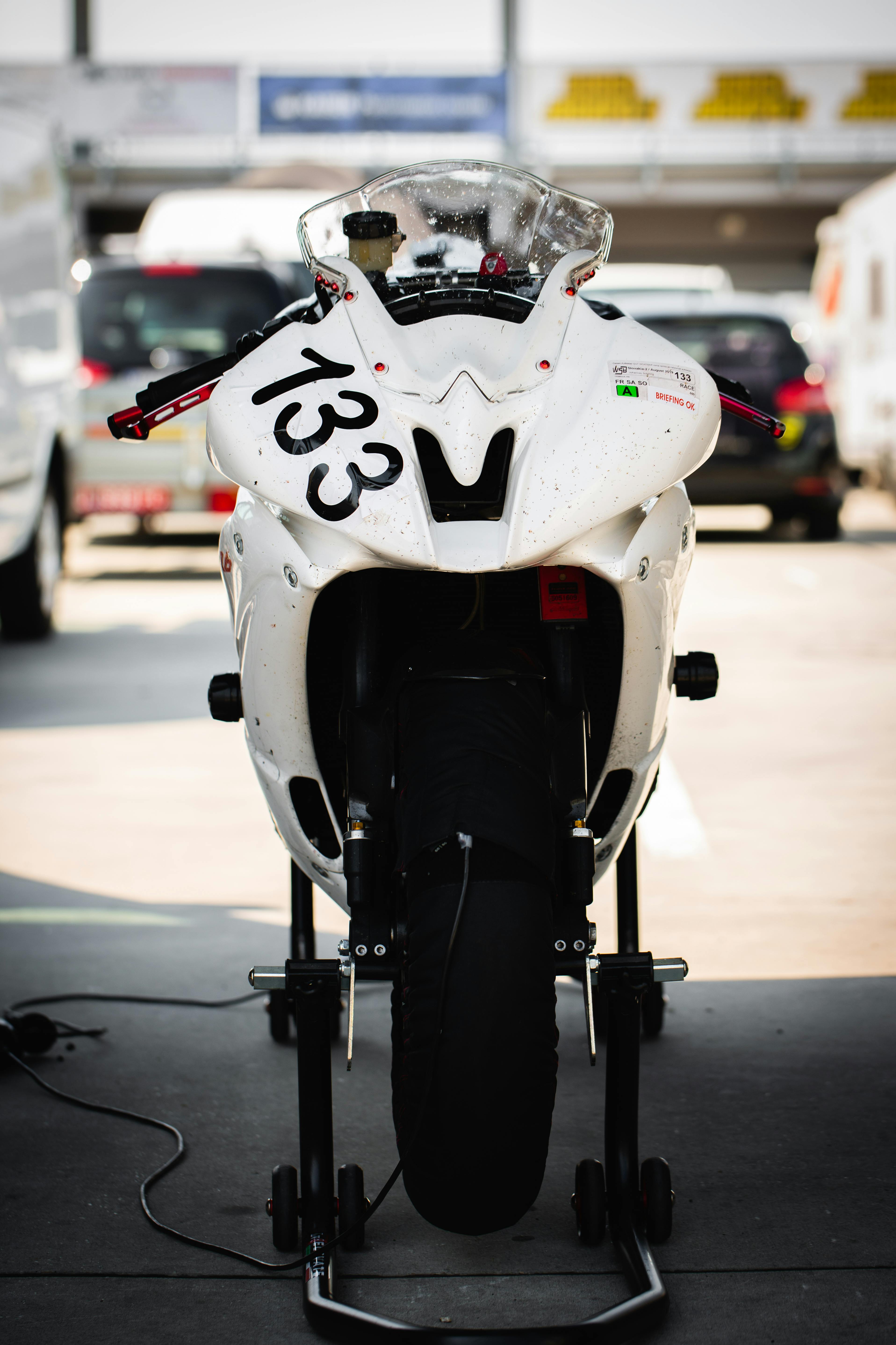 Front View of a White Sports Bike · Free Stock Photo