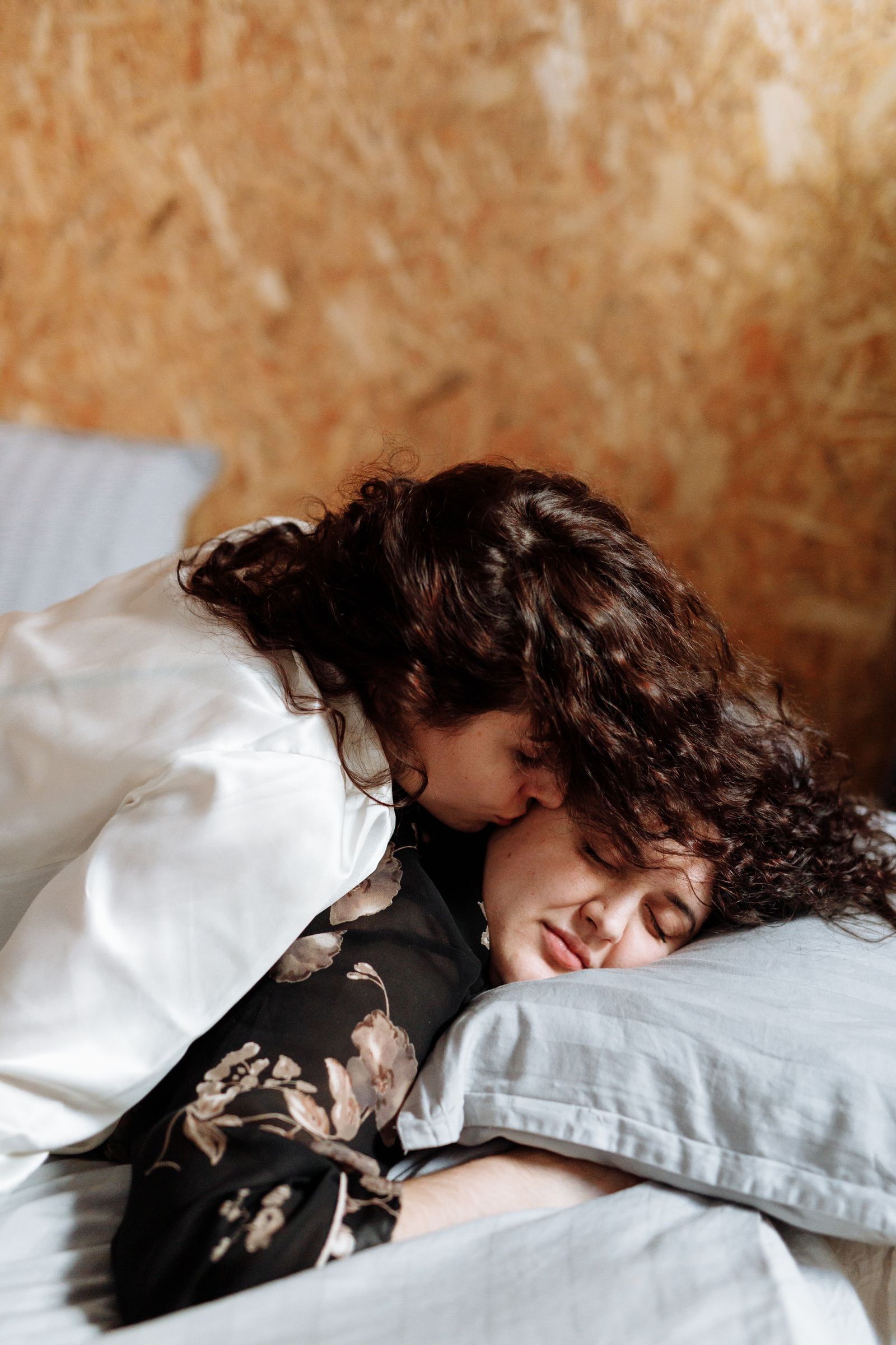 Two People In Bed Photos, Download The BEST Free Two People In Bed ...