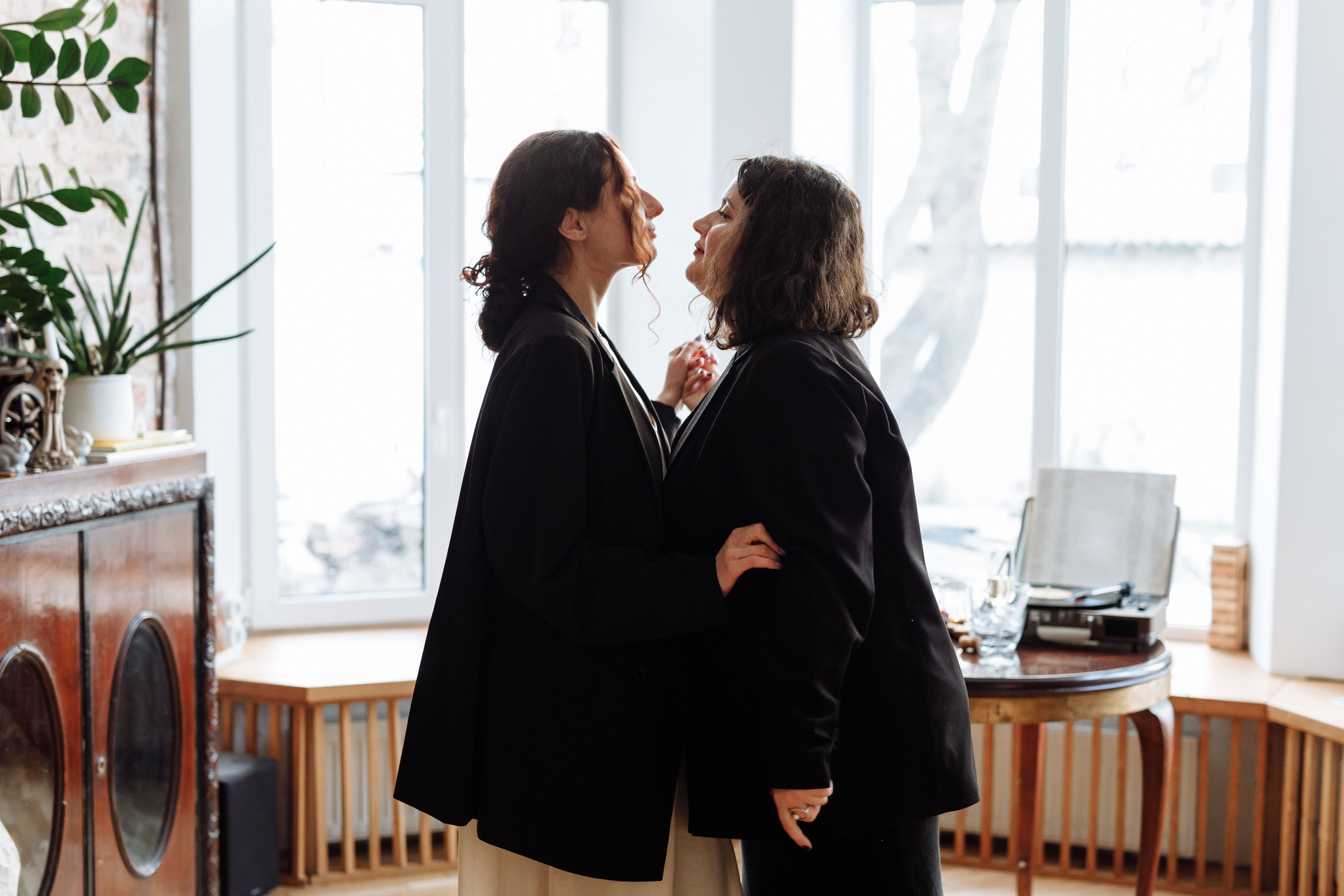 A Couple Facing Each Other · Free Stock Photo