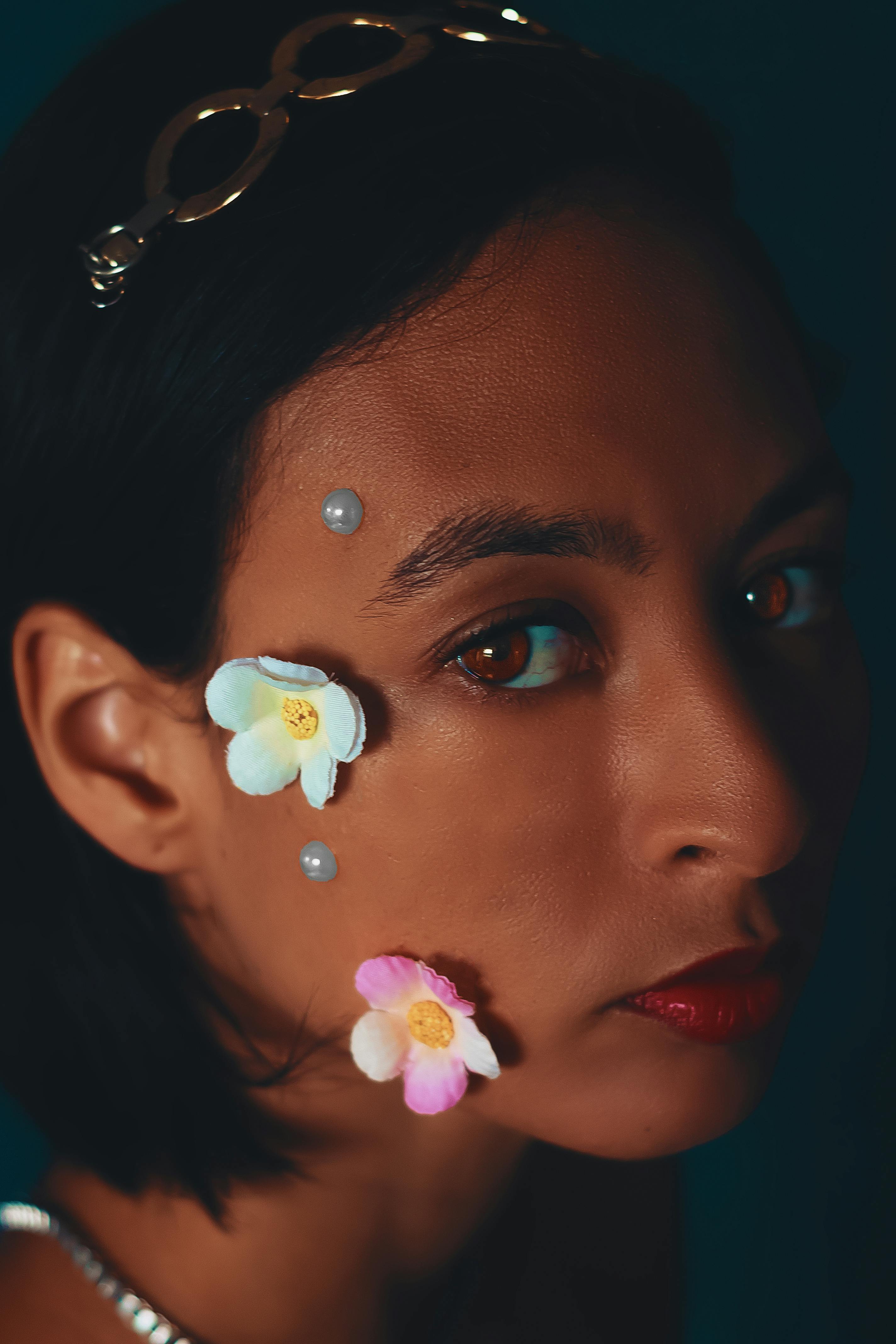 Woman Dazzled by the Sun · Free Stock Photo