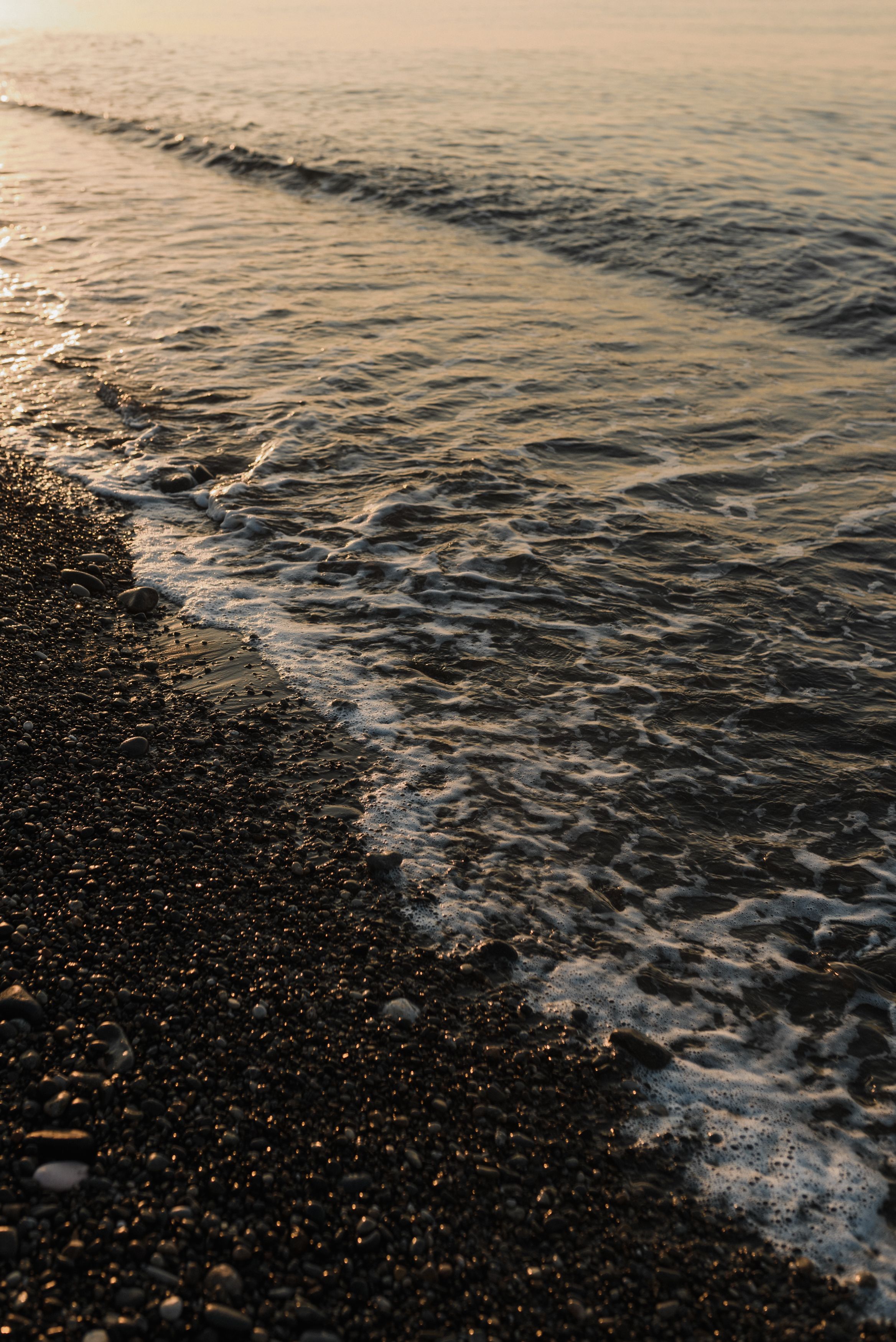 Blue Ocean Shore during Daytime · Free Stock Photo