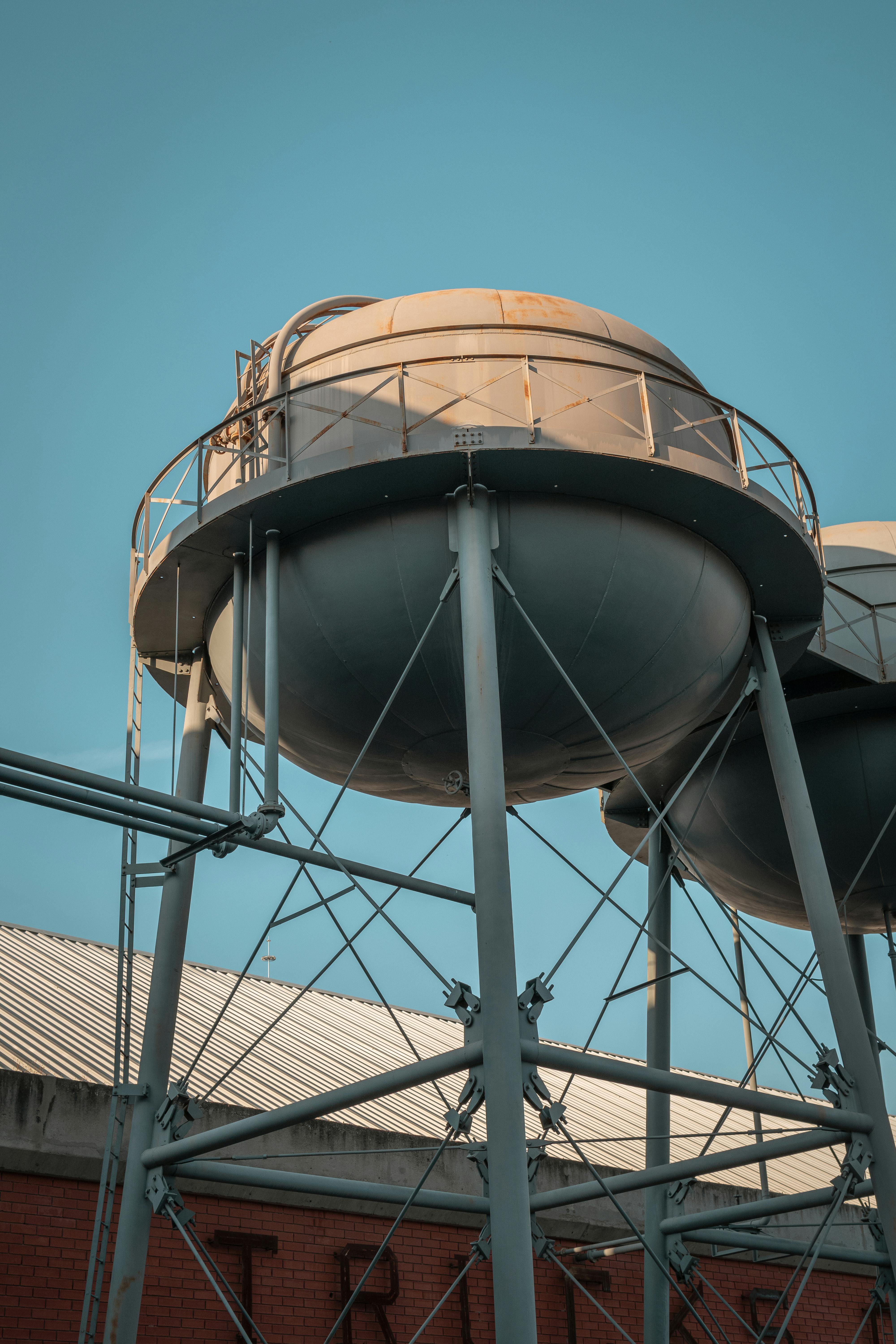 100,000+ Best Water Tank Photos · 100% Free Download · Pexels Stock Photos
