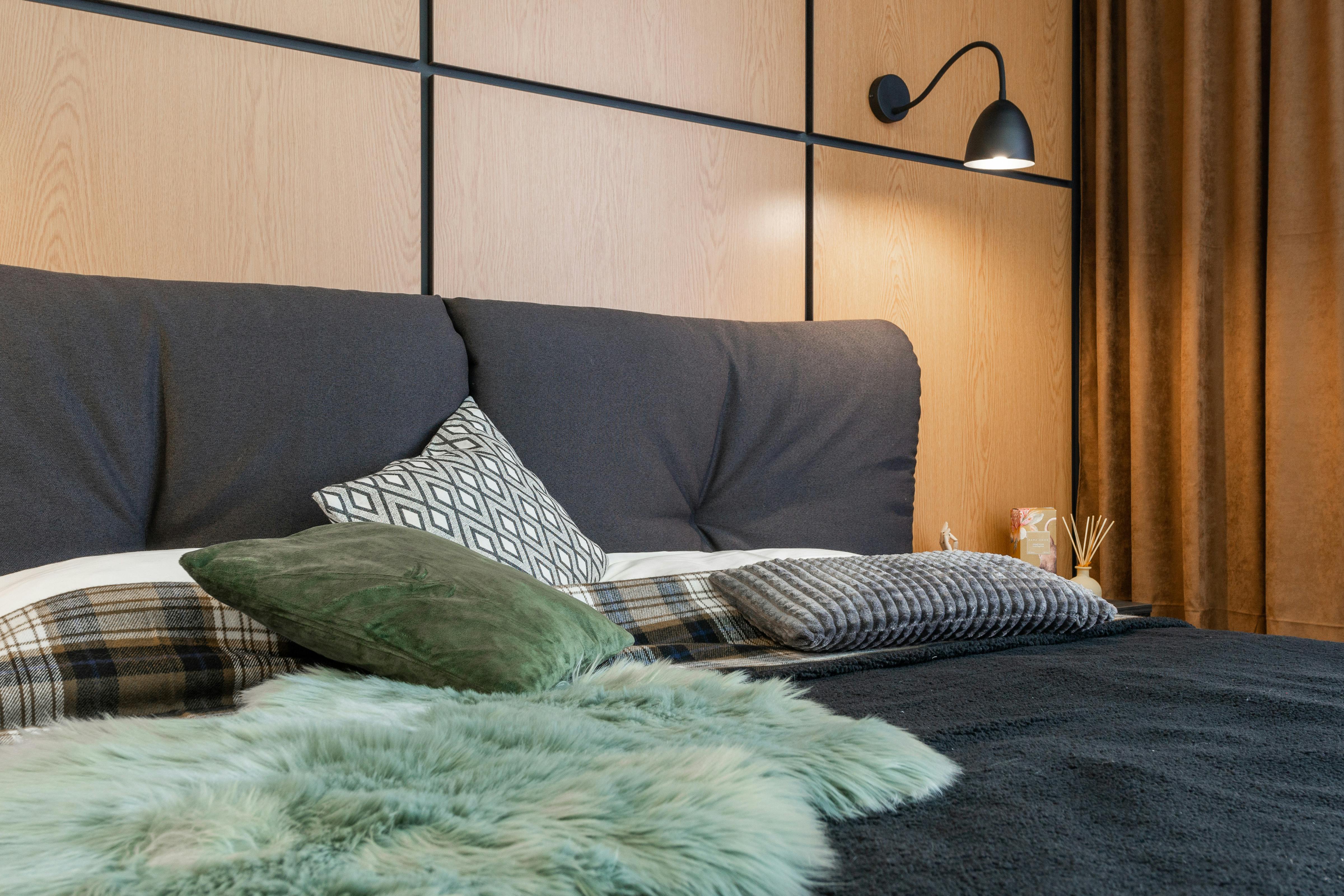 Separate beds in bedroom in sunlight · Free Stock Photo