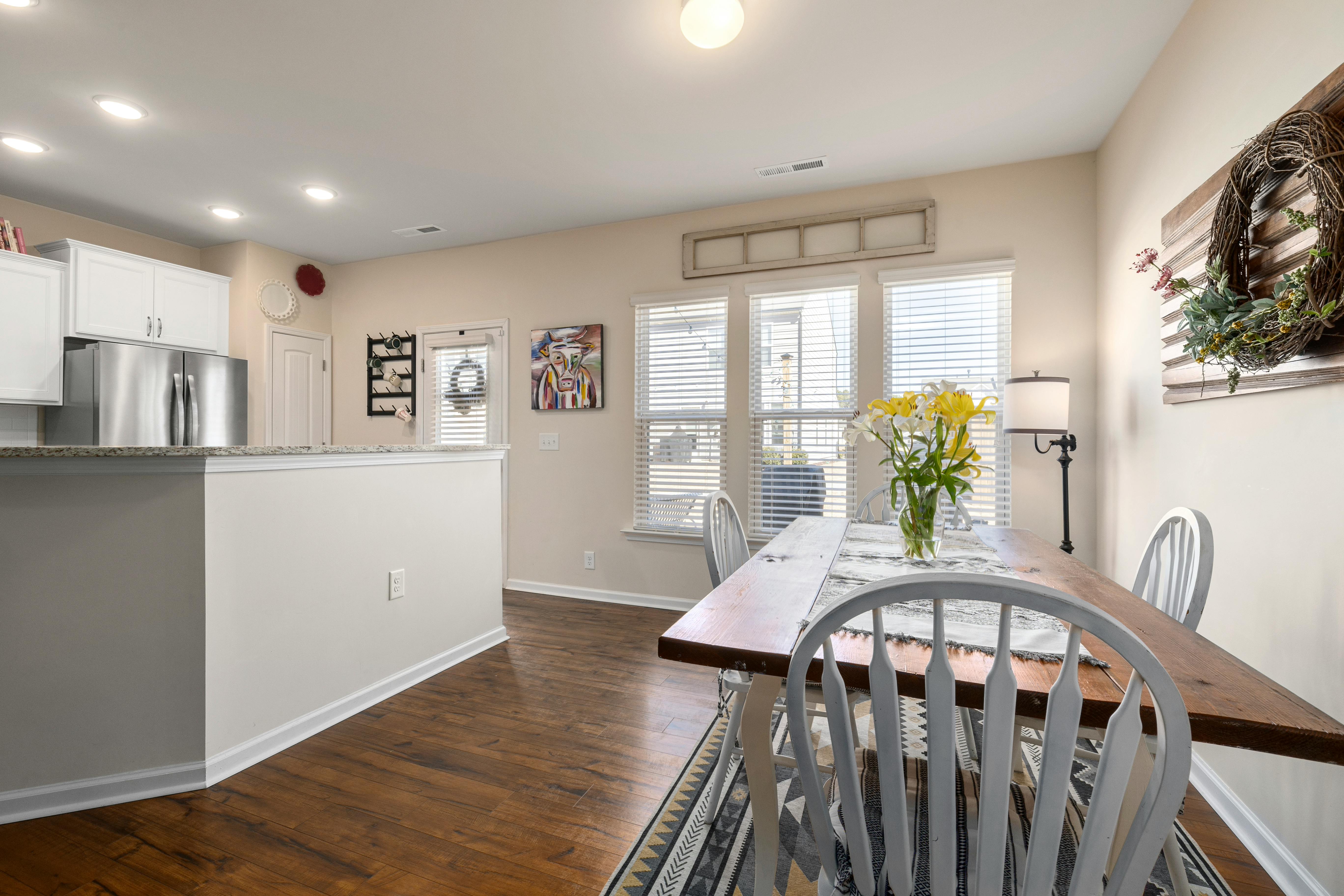 A Profile View of a Female Eating a Pasta · Free Stock Photo