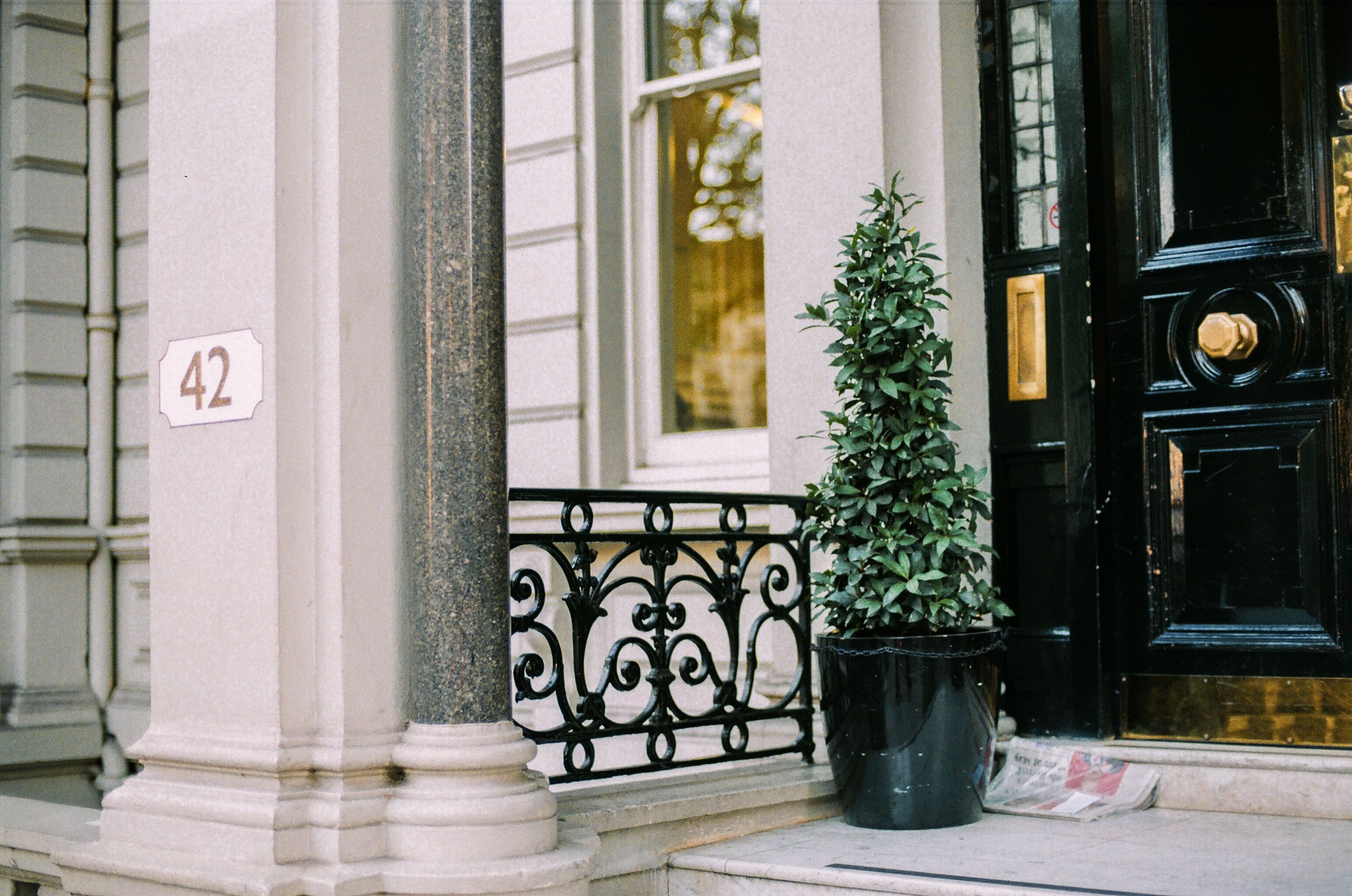 20,744+ Best Free Front door Stock Photos & Images · 100% Royalty-Free ...