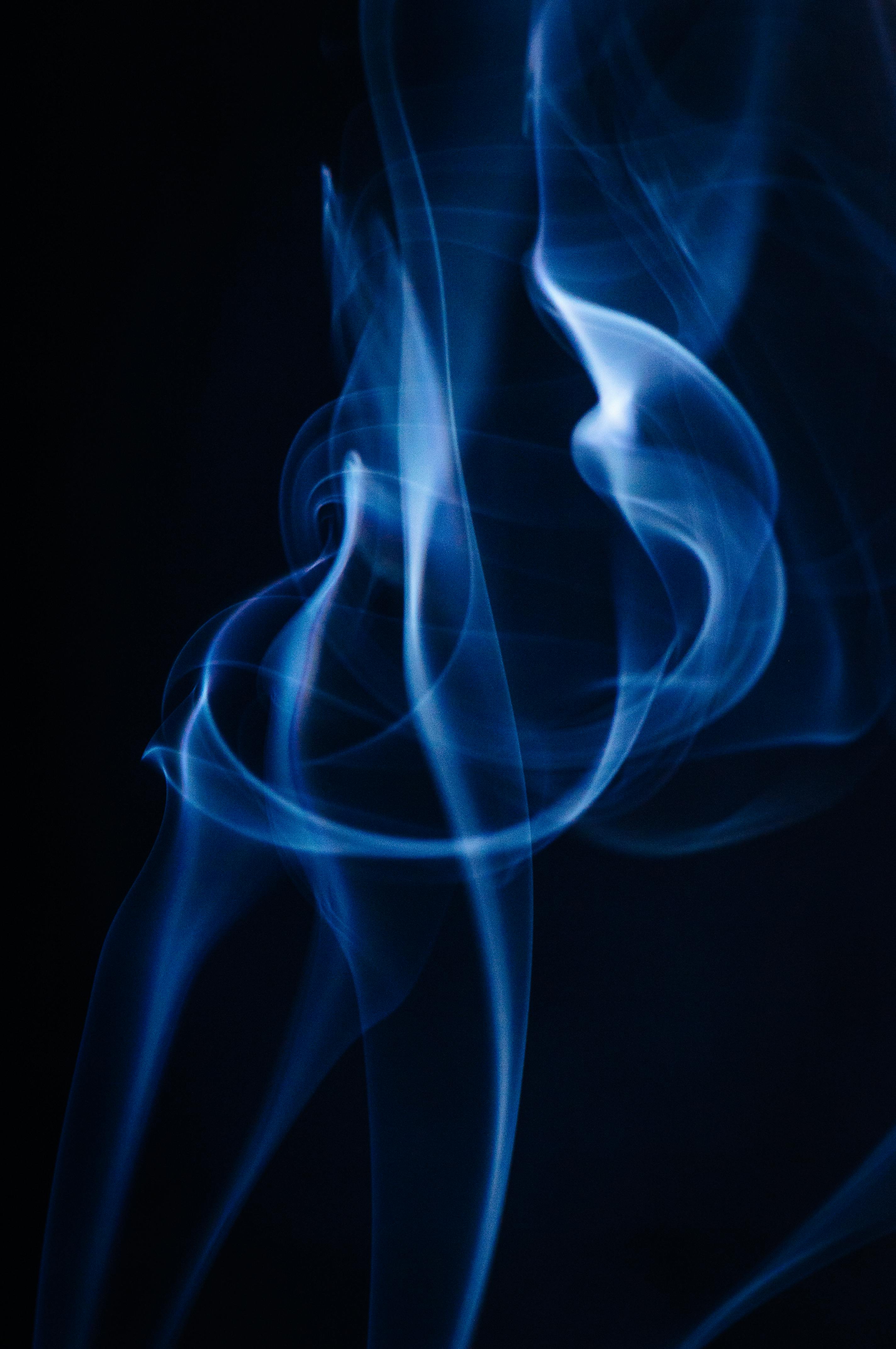Close-Up Shot of White Smoke · Free Stock Photo