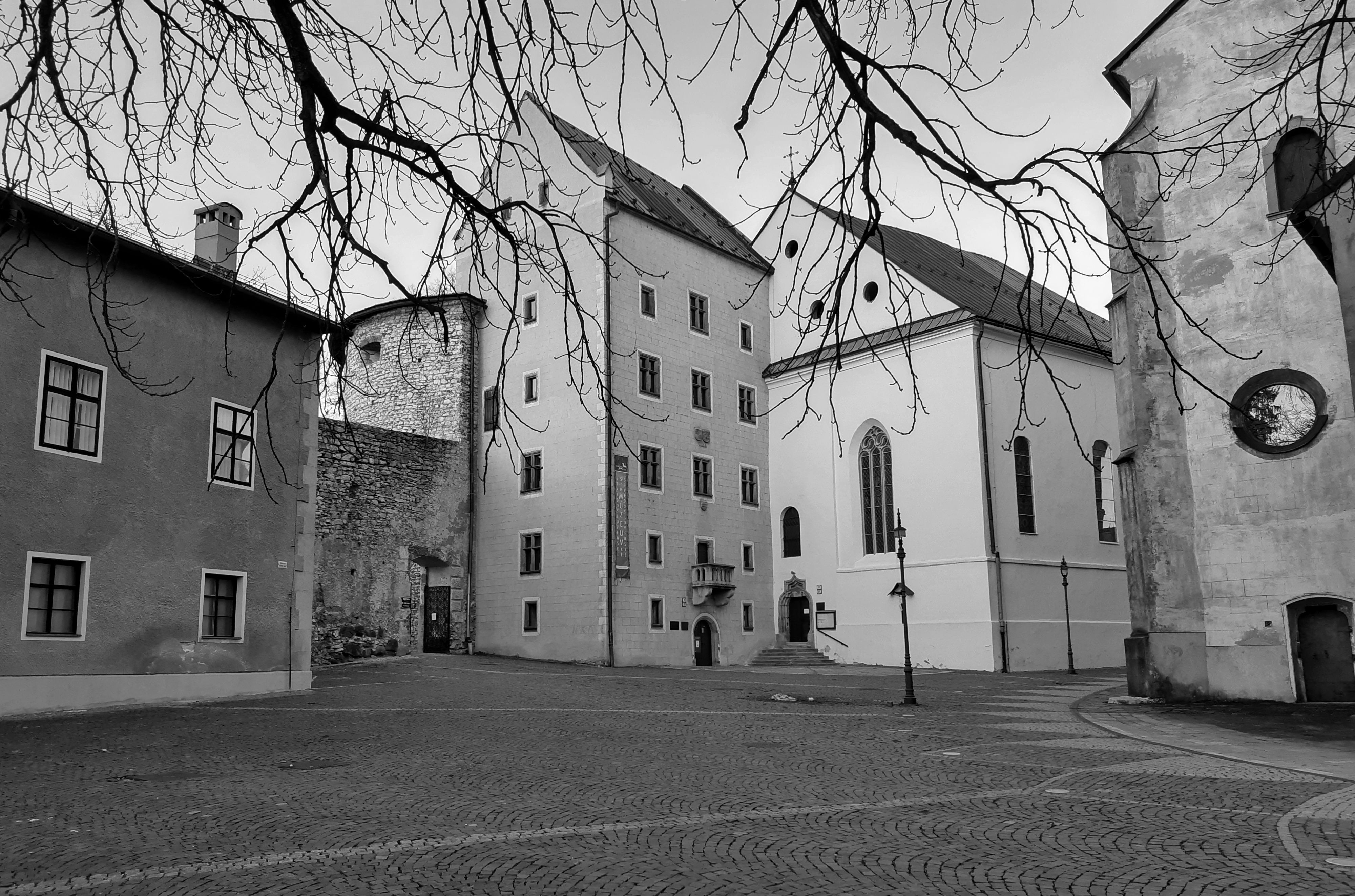 Grayscale Photo of Building · Free Stock Photo