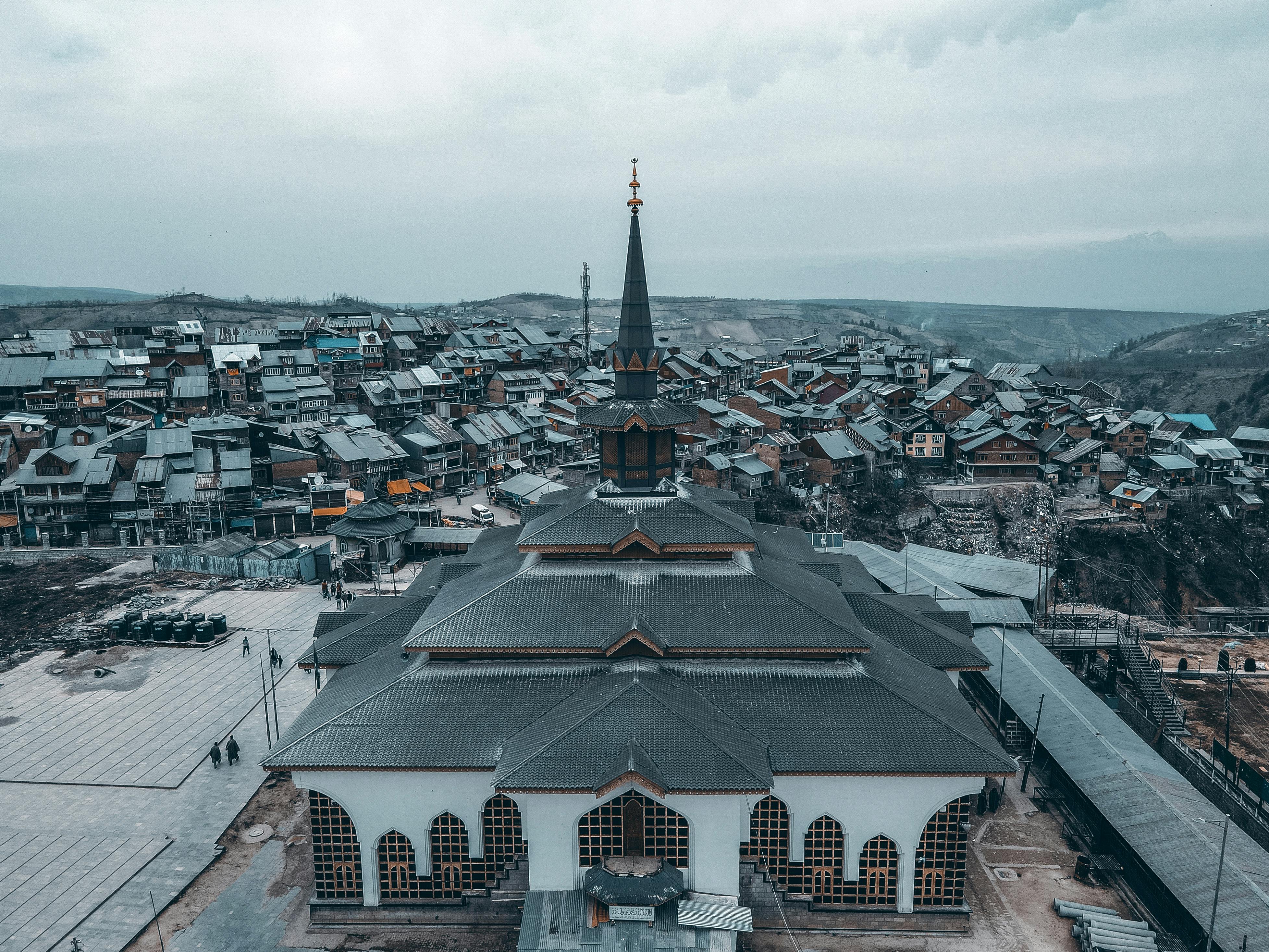 A Picturesque Shot of the Pathar Masjid · Free Stock Photo