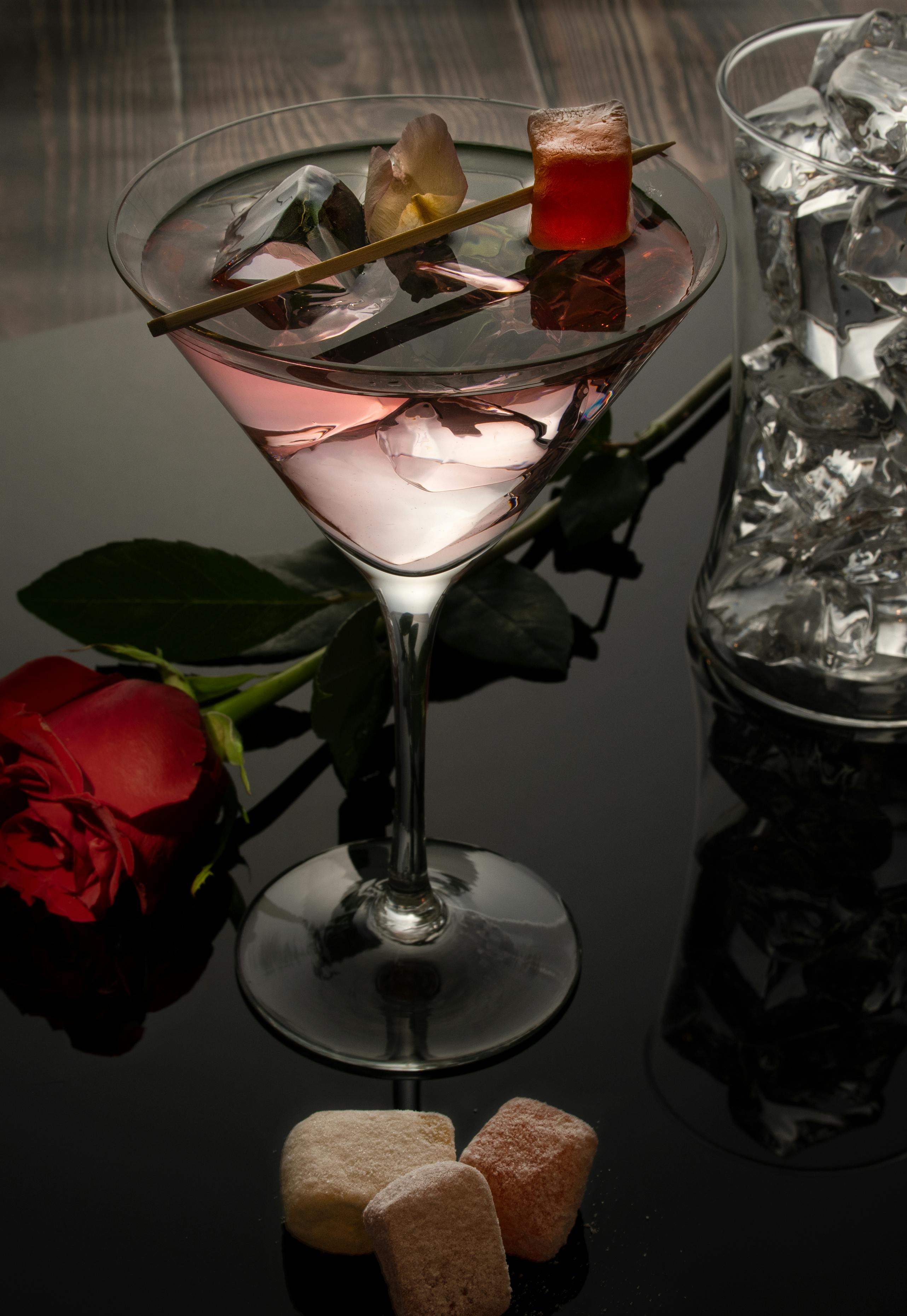 Close-Up Shot of a Glass of Cocktail · Free Stock Photo