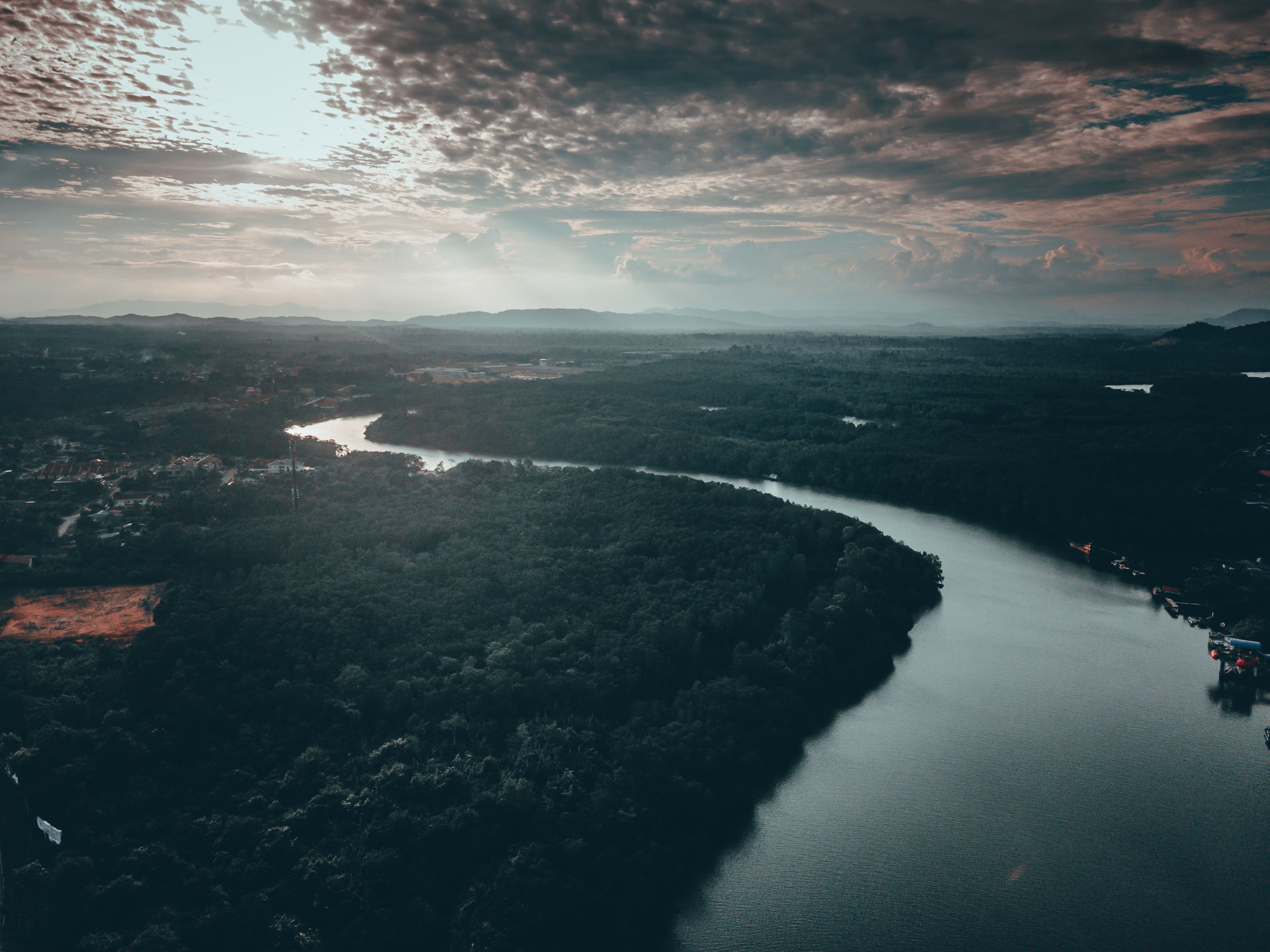 River and cloudy sky in evening · Free Stock Photo