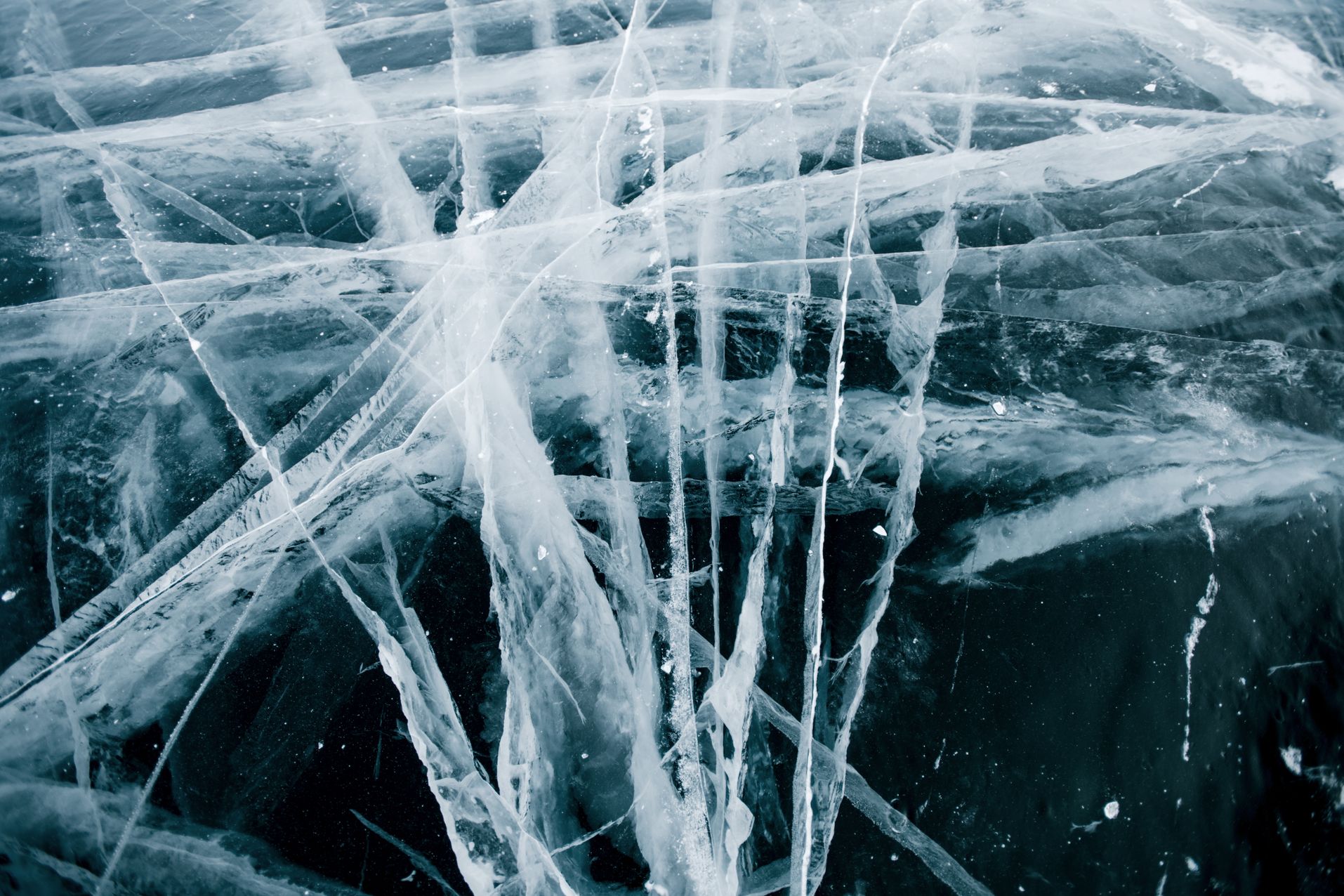 How long does it take for water pipes to unfreeze?