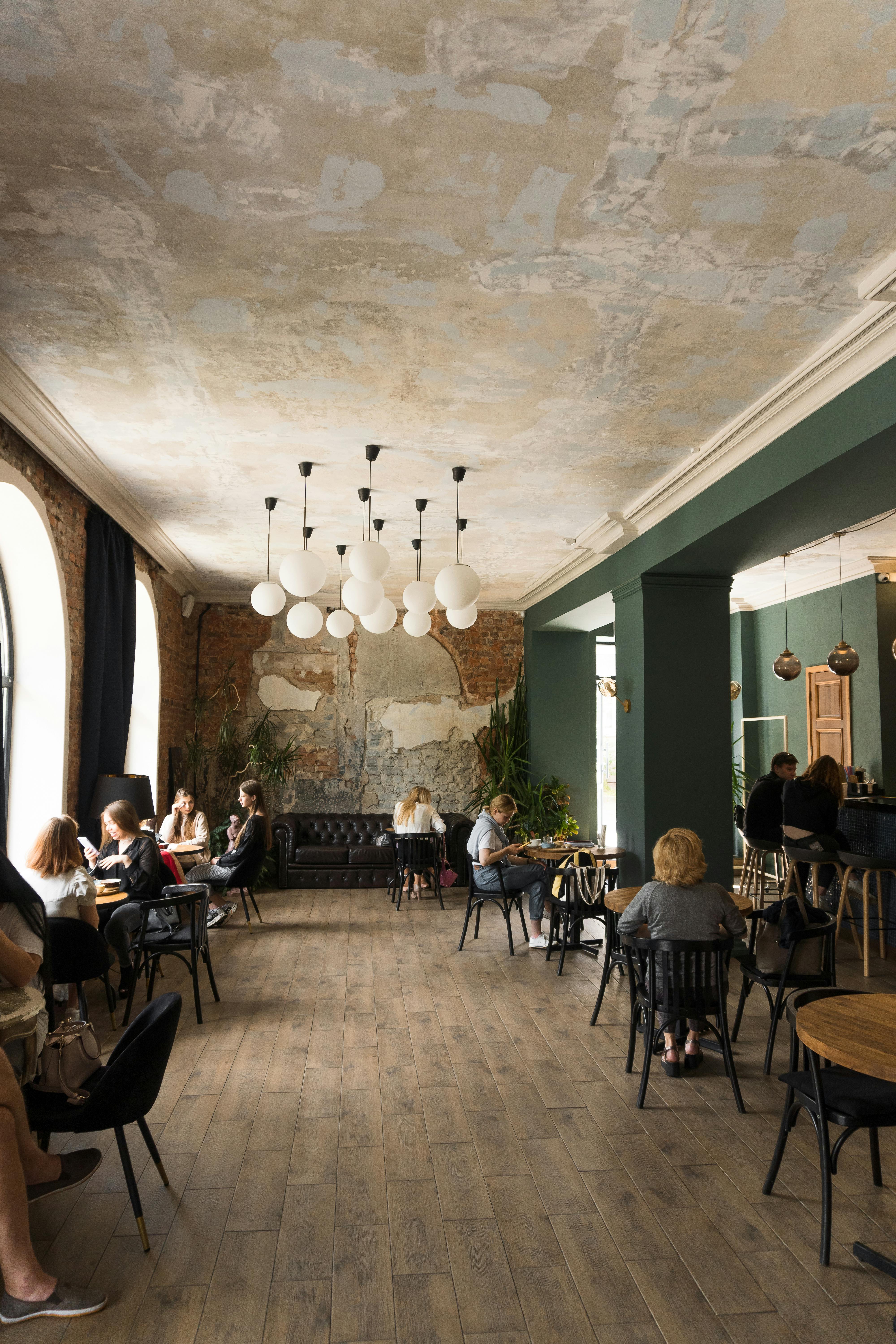 People inside the Restaurant · Free Stock Photo