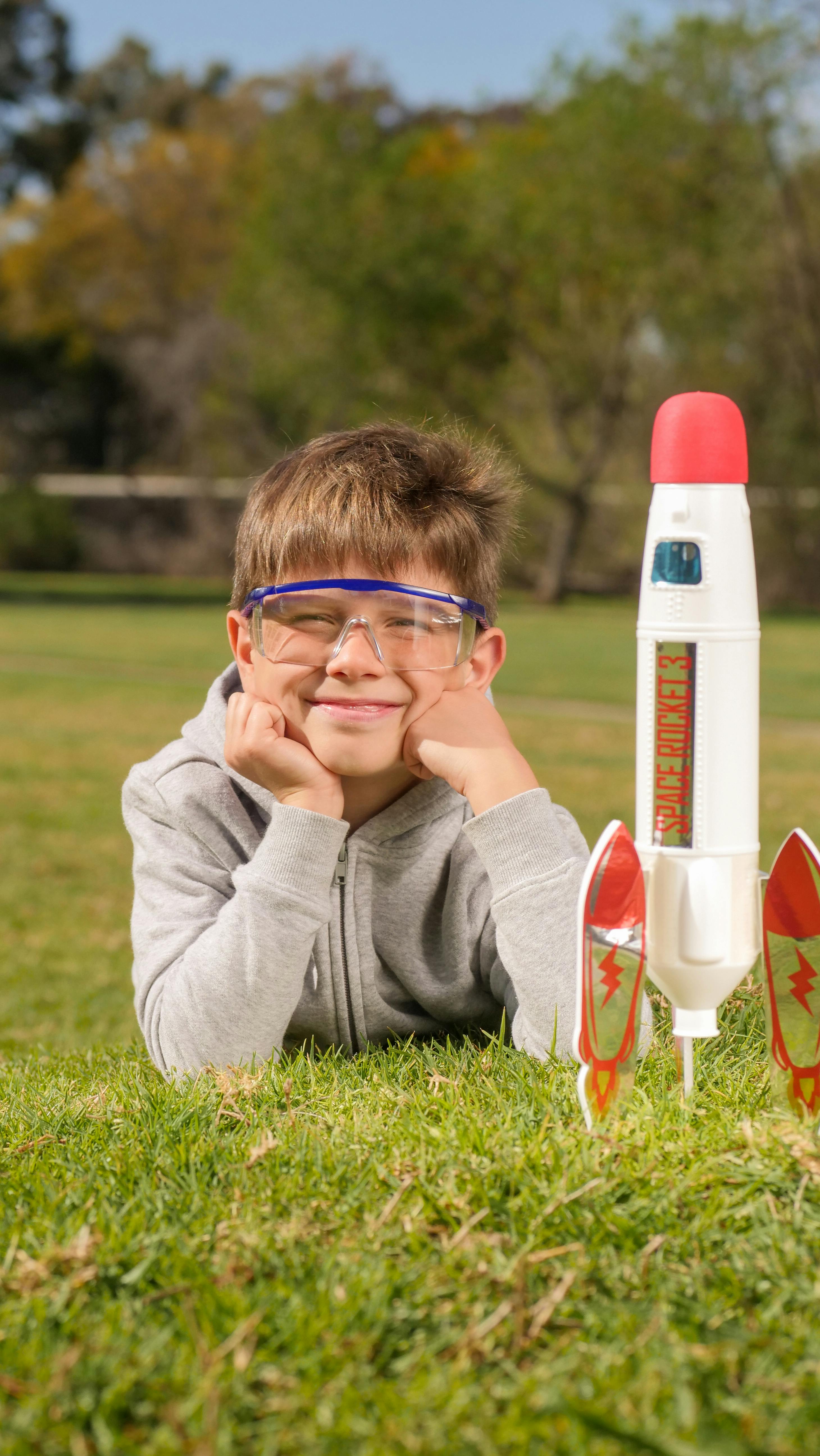 Rocket Making Photos, Download The BEST Free Rocket Making Stock Photos ...