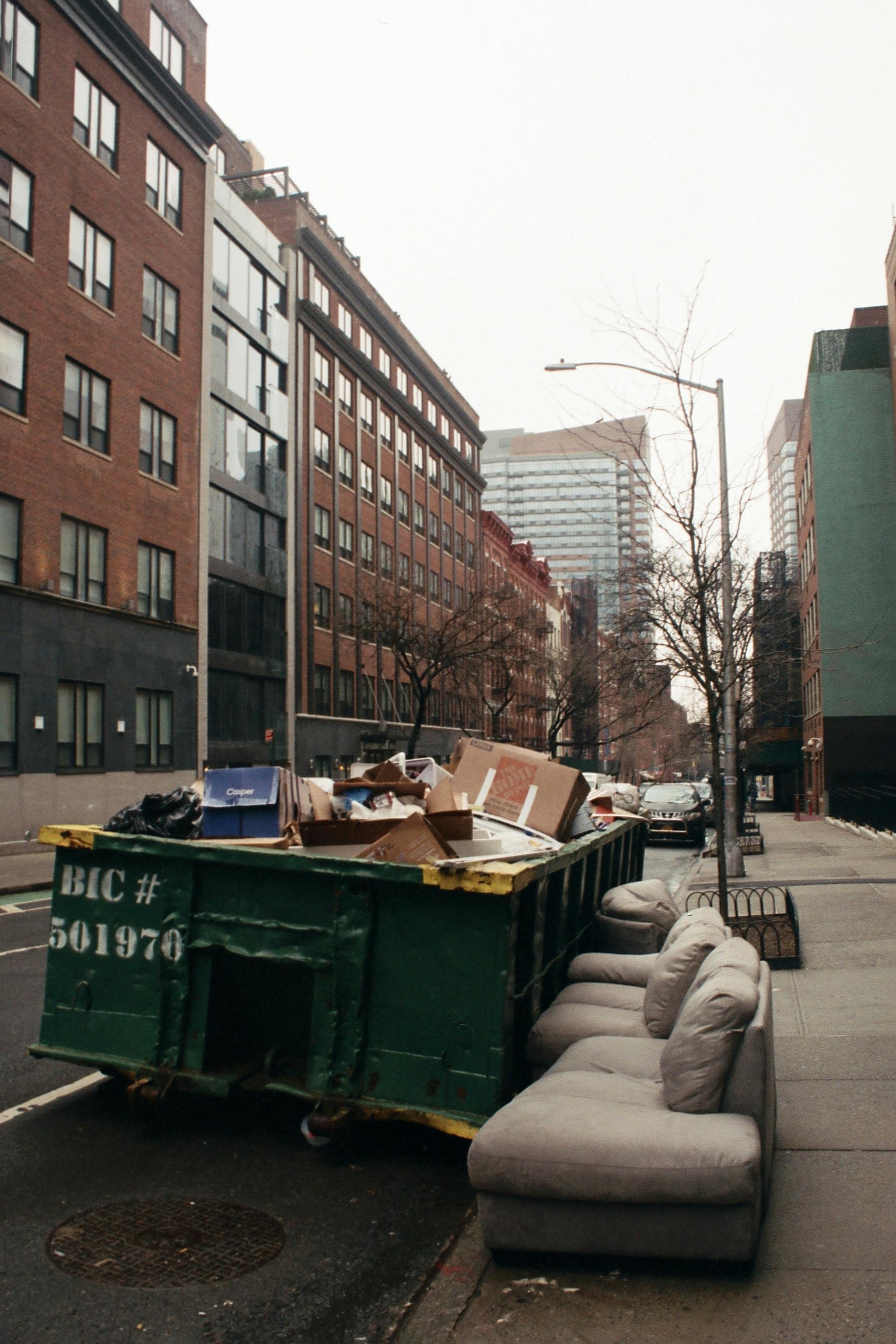 Trash In Cities Photos, Download The BEST Free Trash In Cities Stock ...