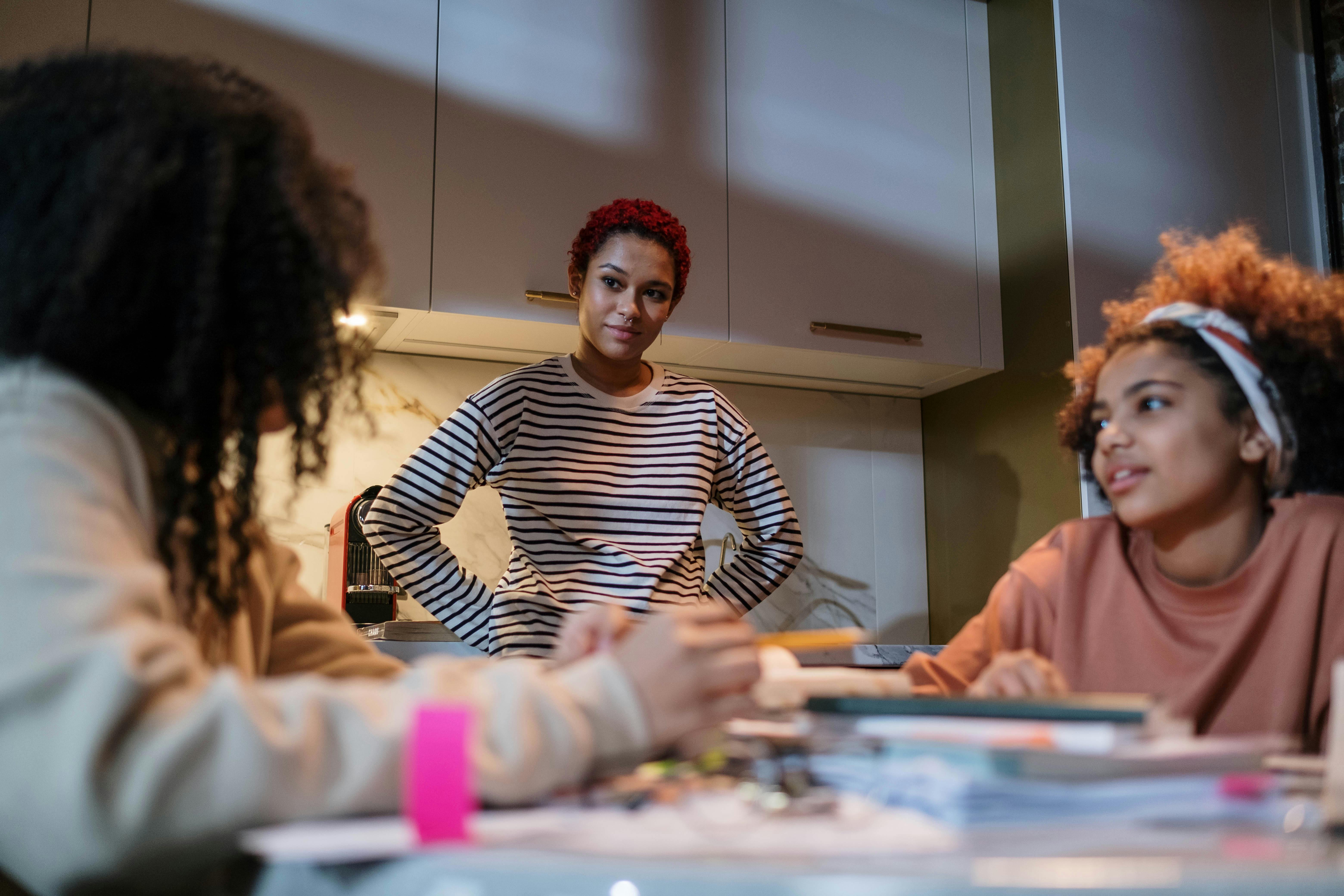 Students looking at each other · Free Stock Photo