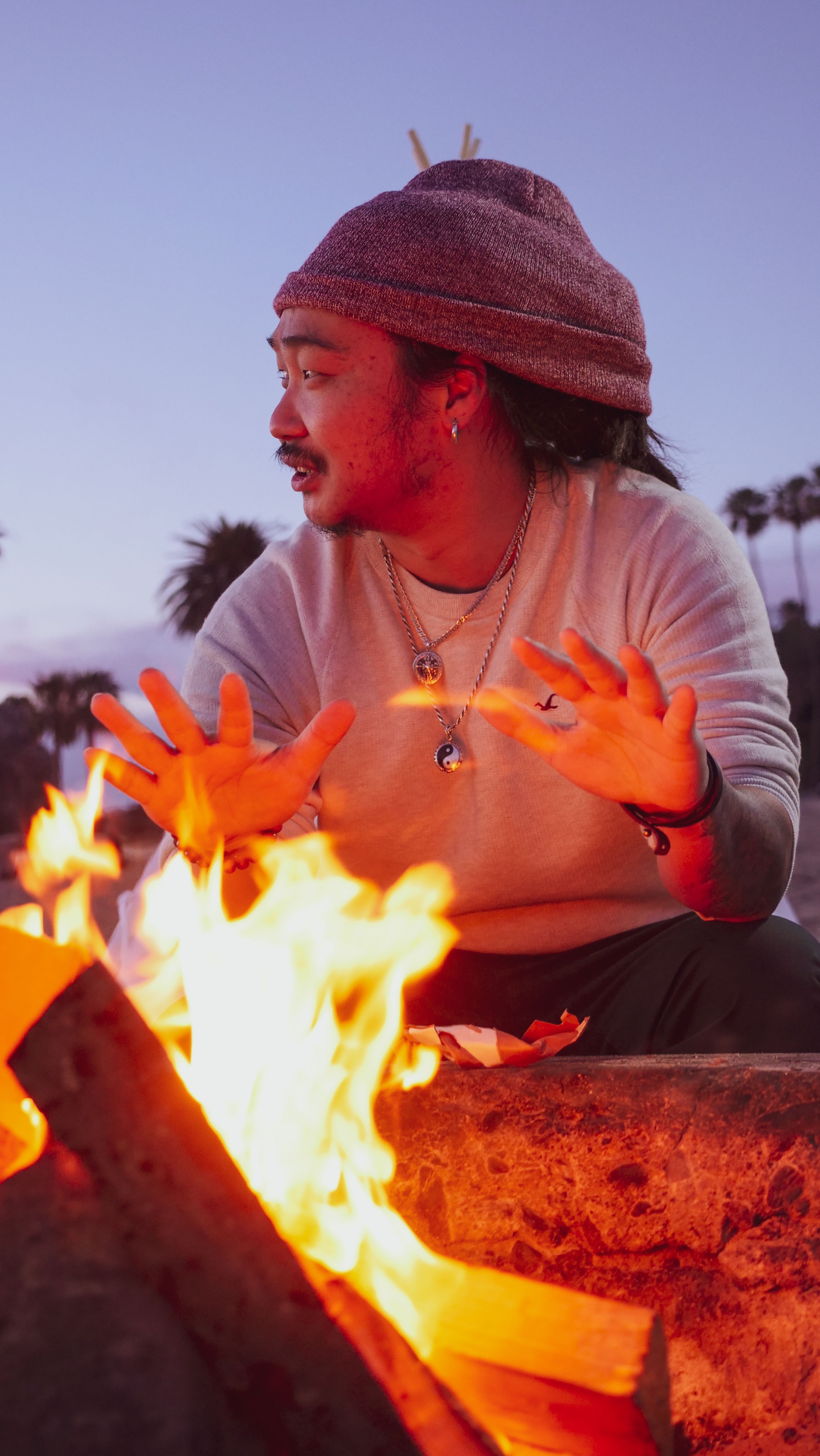 Keeping Warm Photos, Download The BEST Free Keeping Warm Stock Photos ...