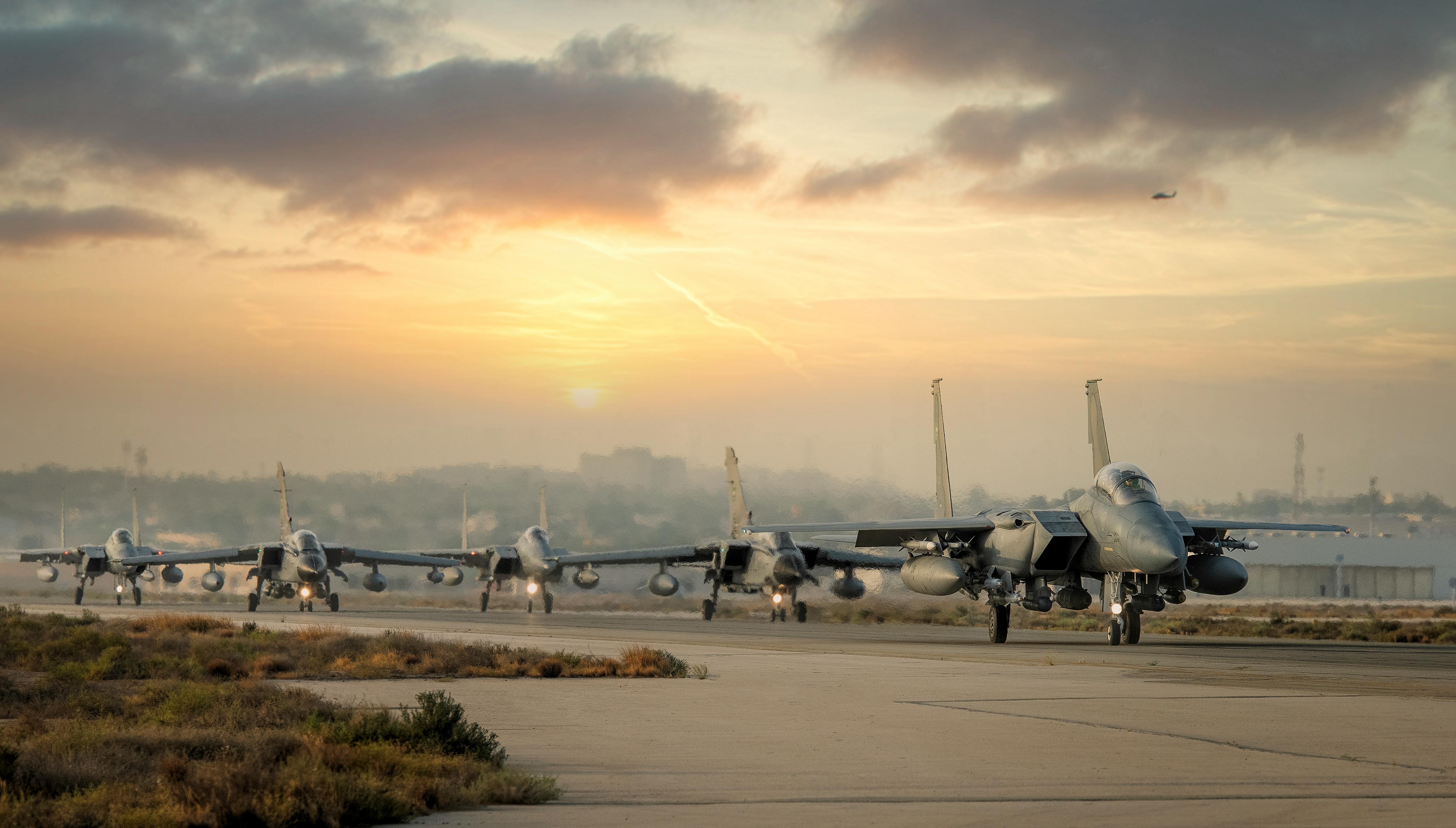 Jet Planes taking off · Free Stock Photo