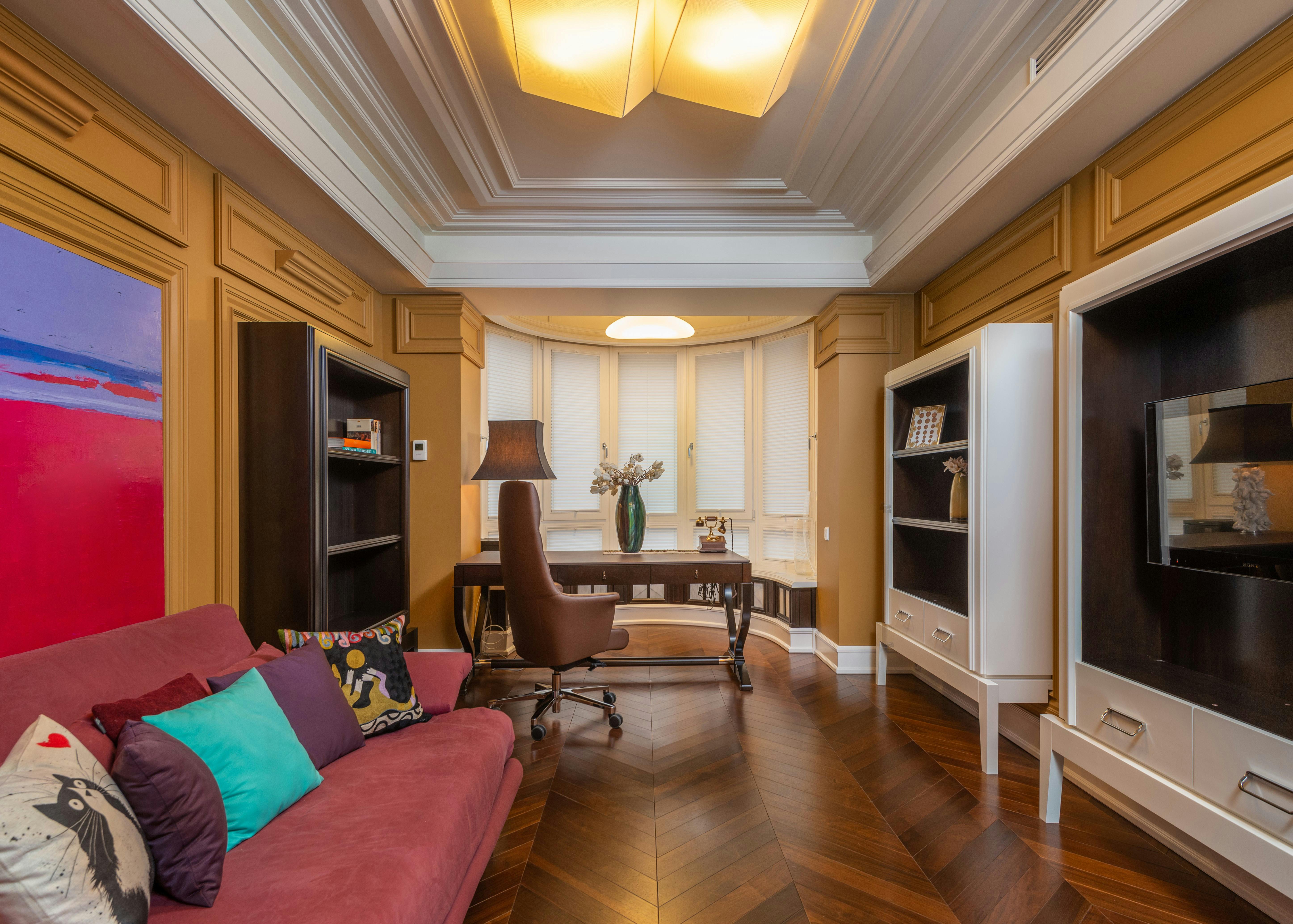 Modern lounge with round shaped table and sofa · Free Stock Photo