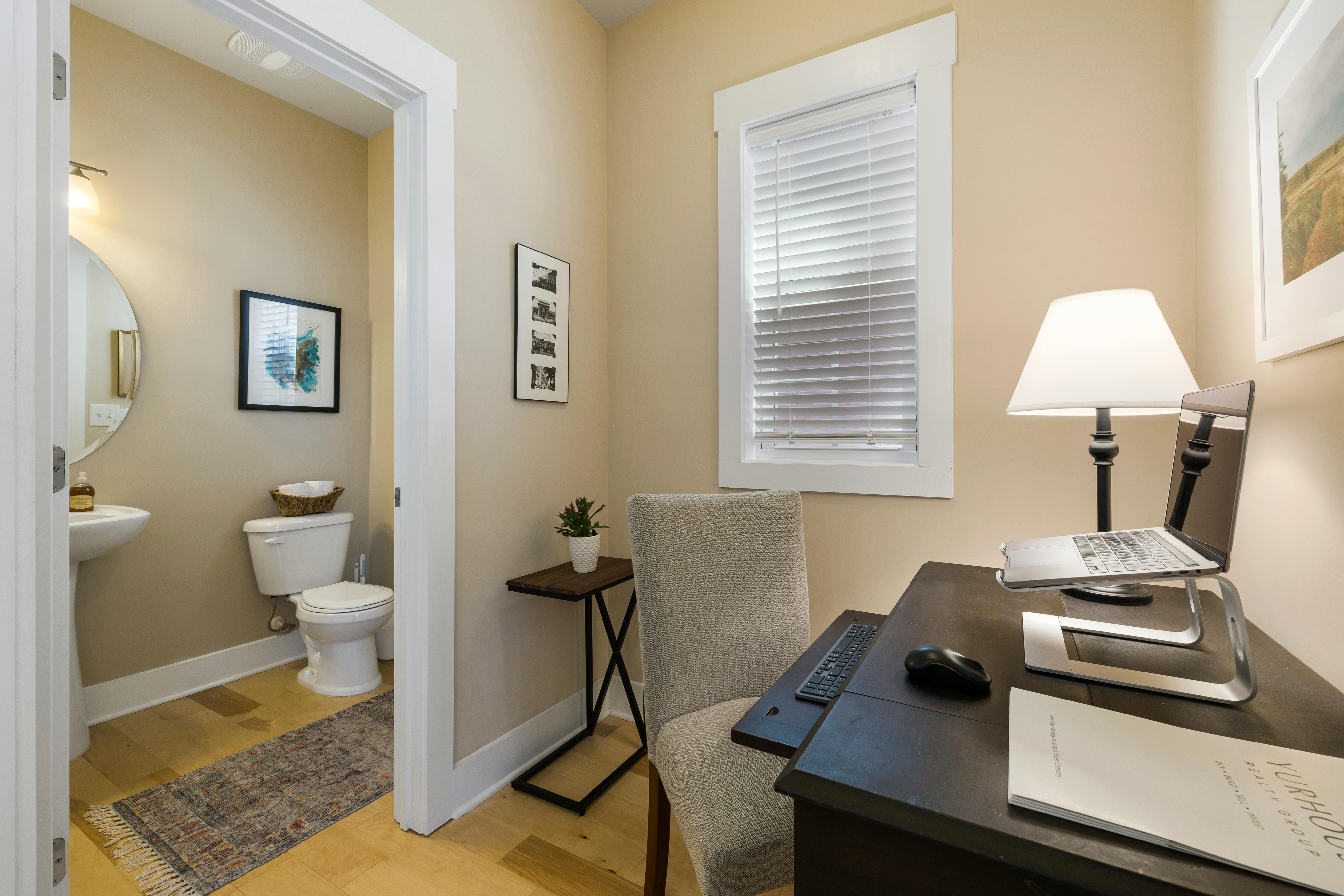 Small Office Photos, Download The BEST Free Small Office Stock Photos ...