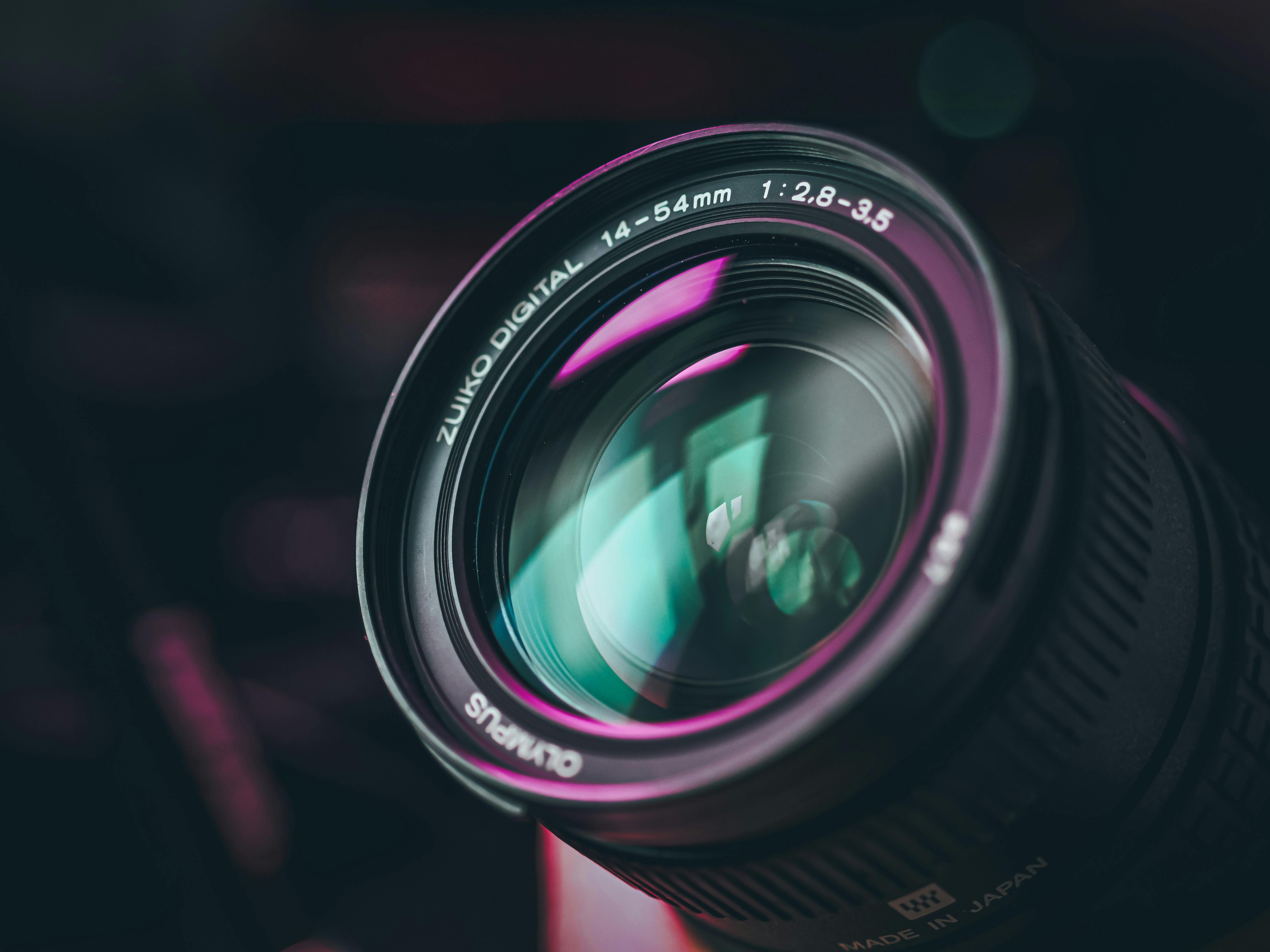 Close-Up Shot of Camera Lens · Free Stock Photo