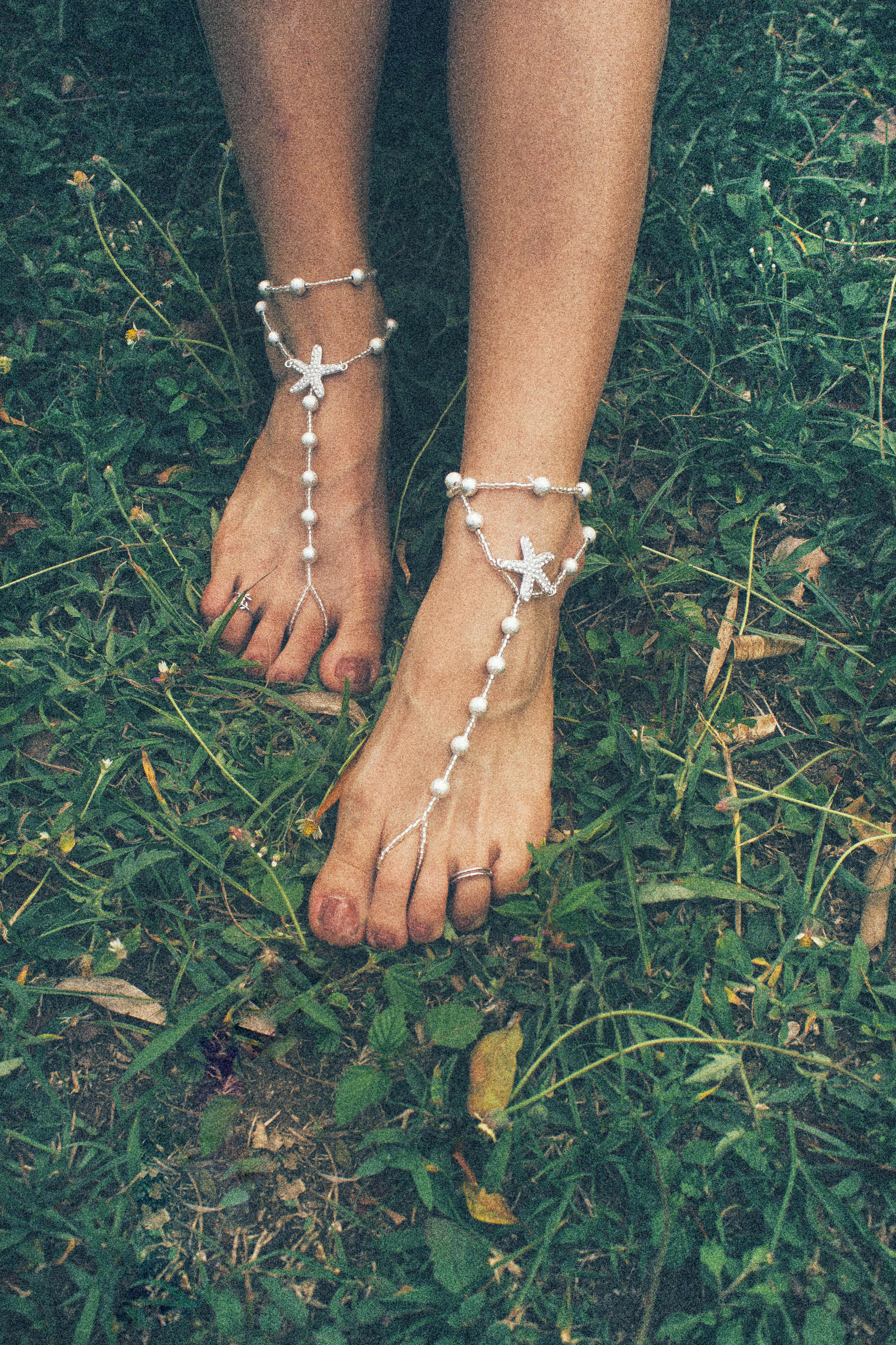 Female Feet with Anklet · Free Stock Photo