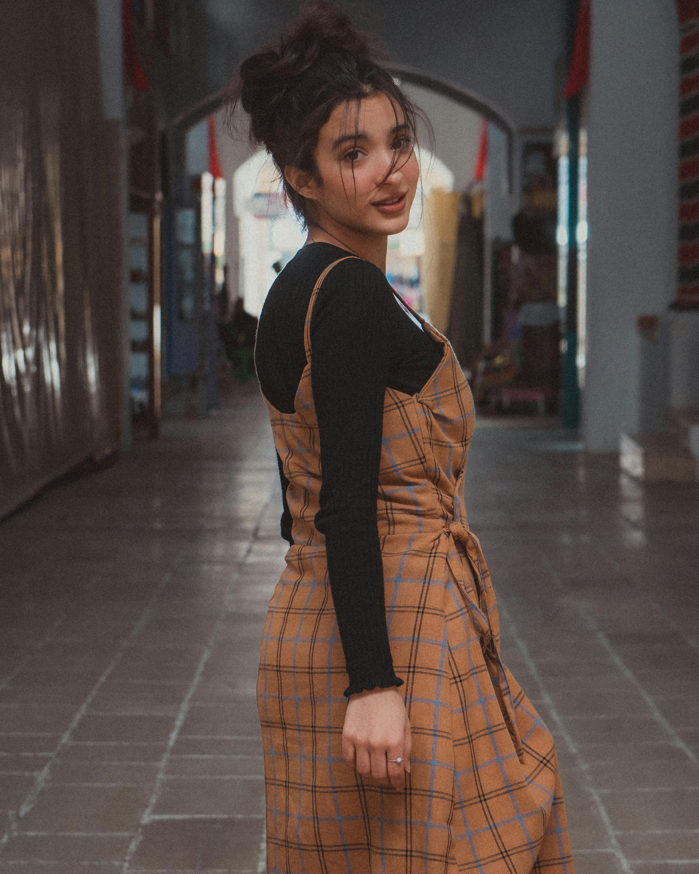 Over Shoulder View Photos, Download The BEST Free Over Shoulder View ...