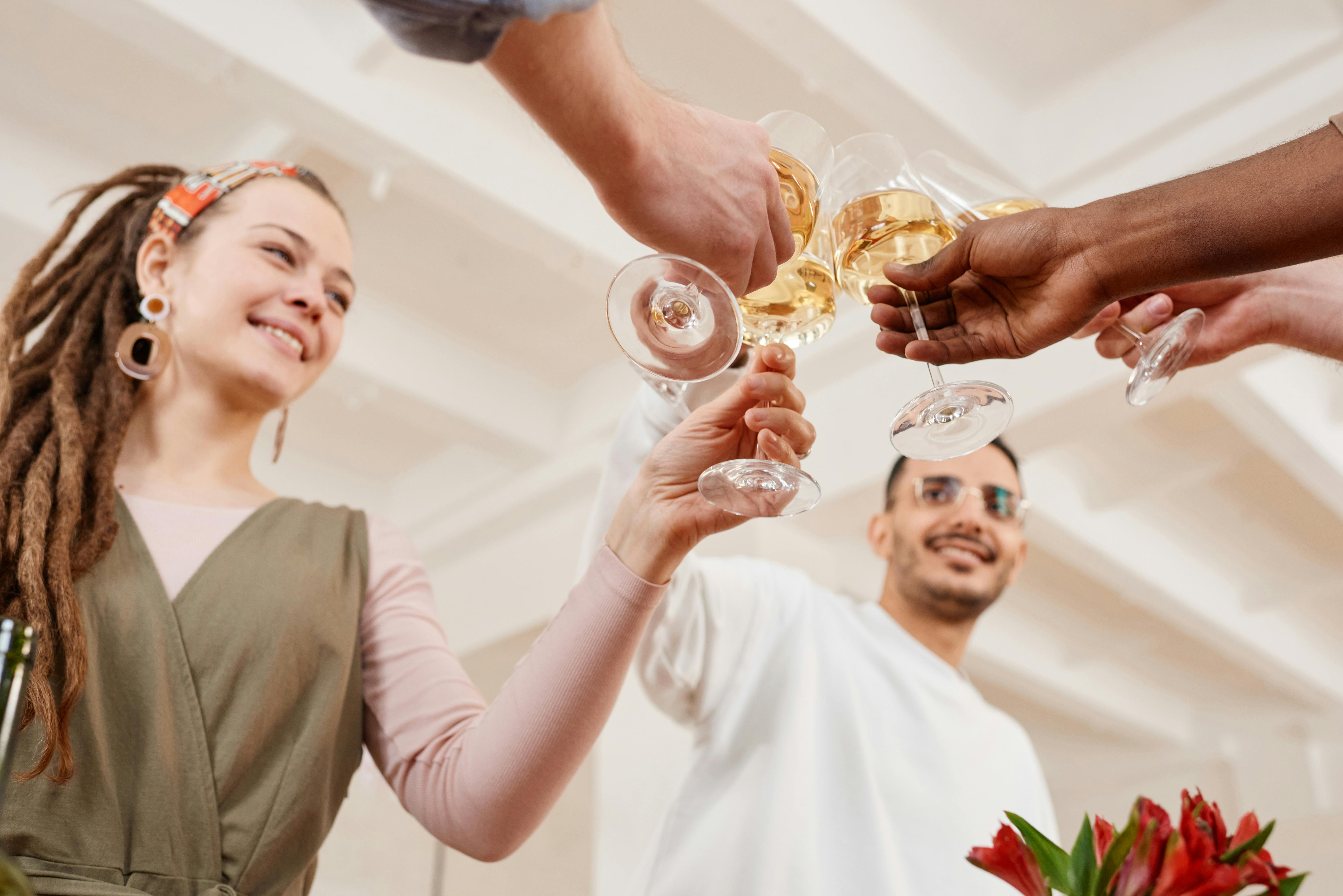 Friends Cheersing Photos, Download The BEST Free Friends Cheersing ...