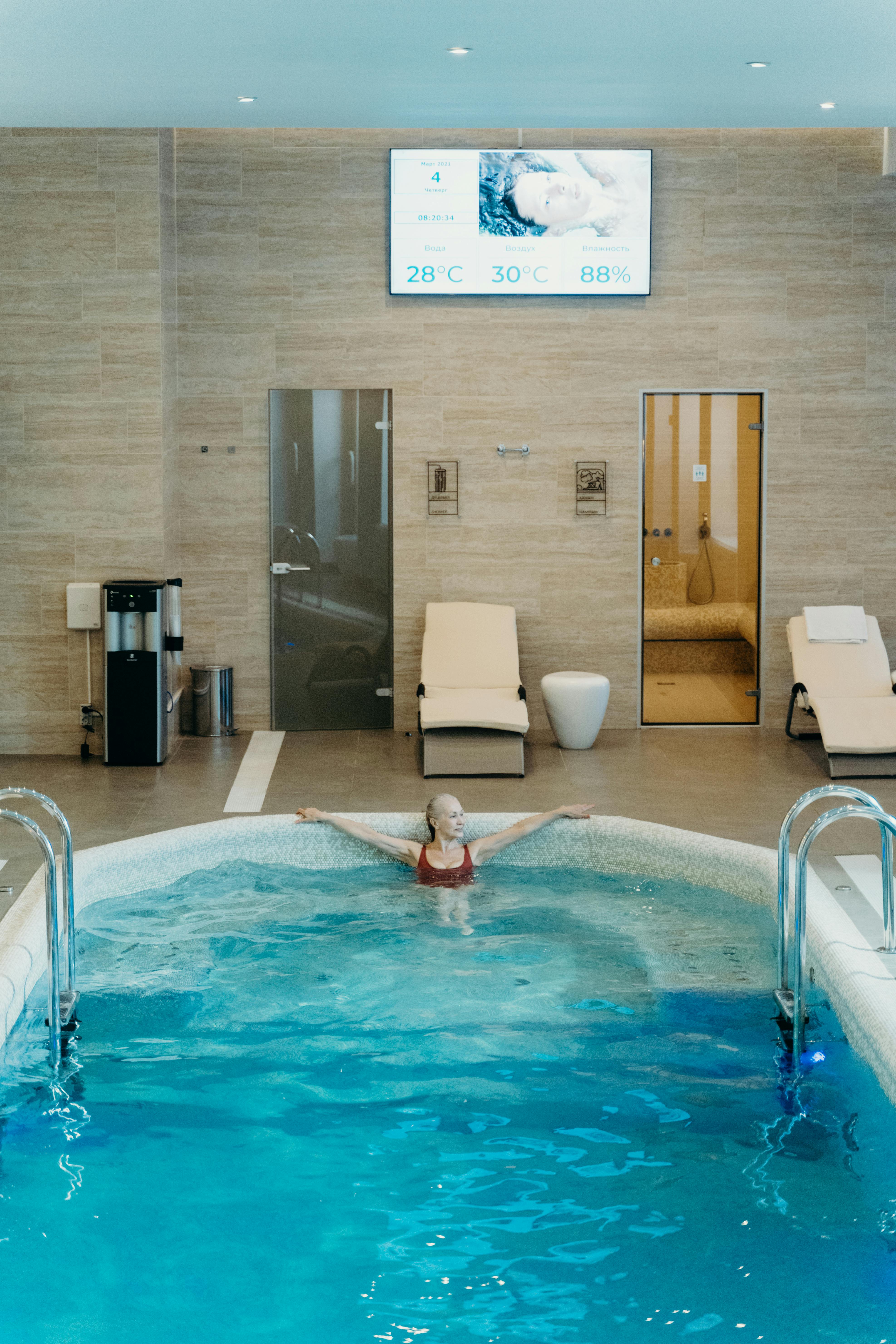 Luxury Indoor Infinity Pool Photos, Download The BEST Free Luxury ...