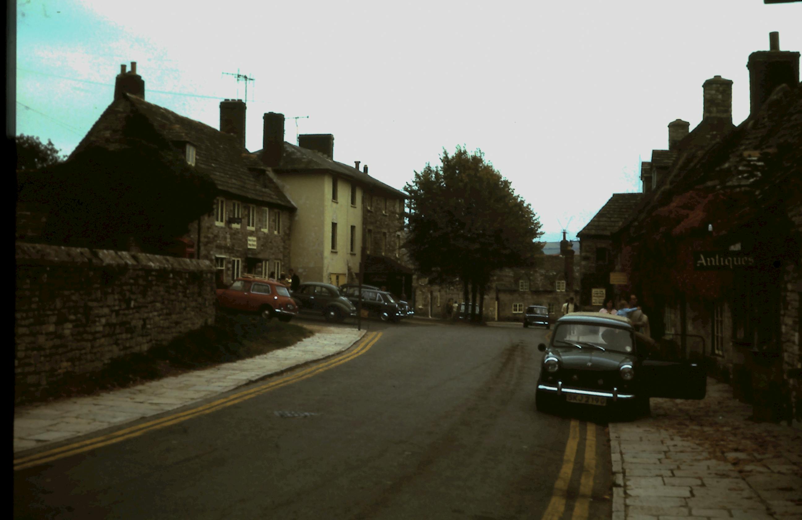 Street in Town · Free Stock Photo