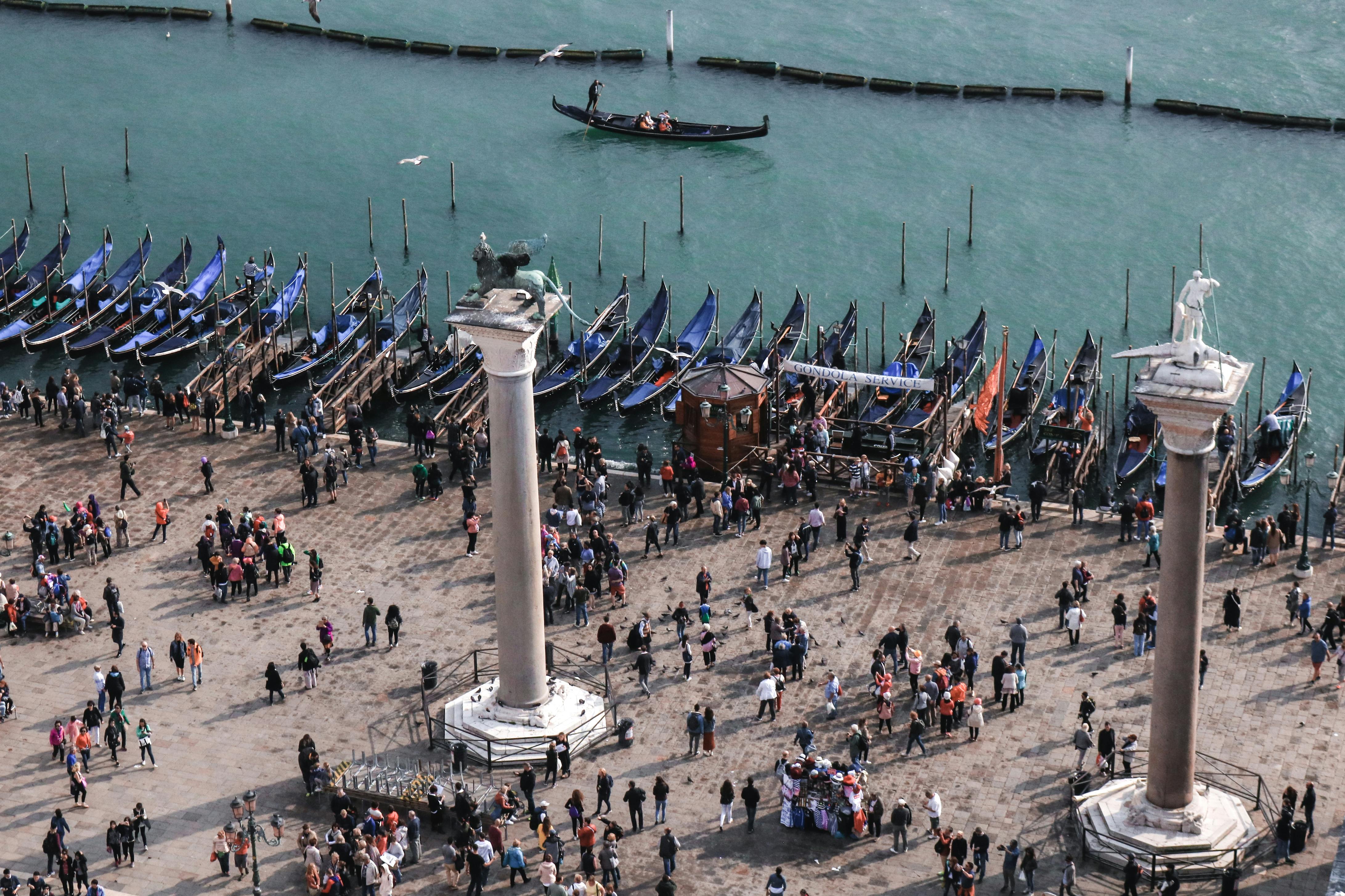 Crowded Boat Photos, Download The BEST Free Crowded Boat Stock Photos ...