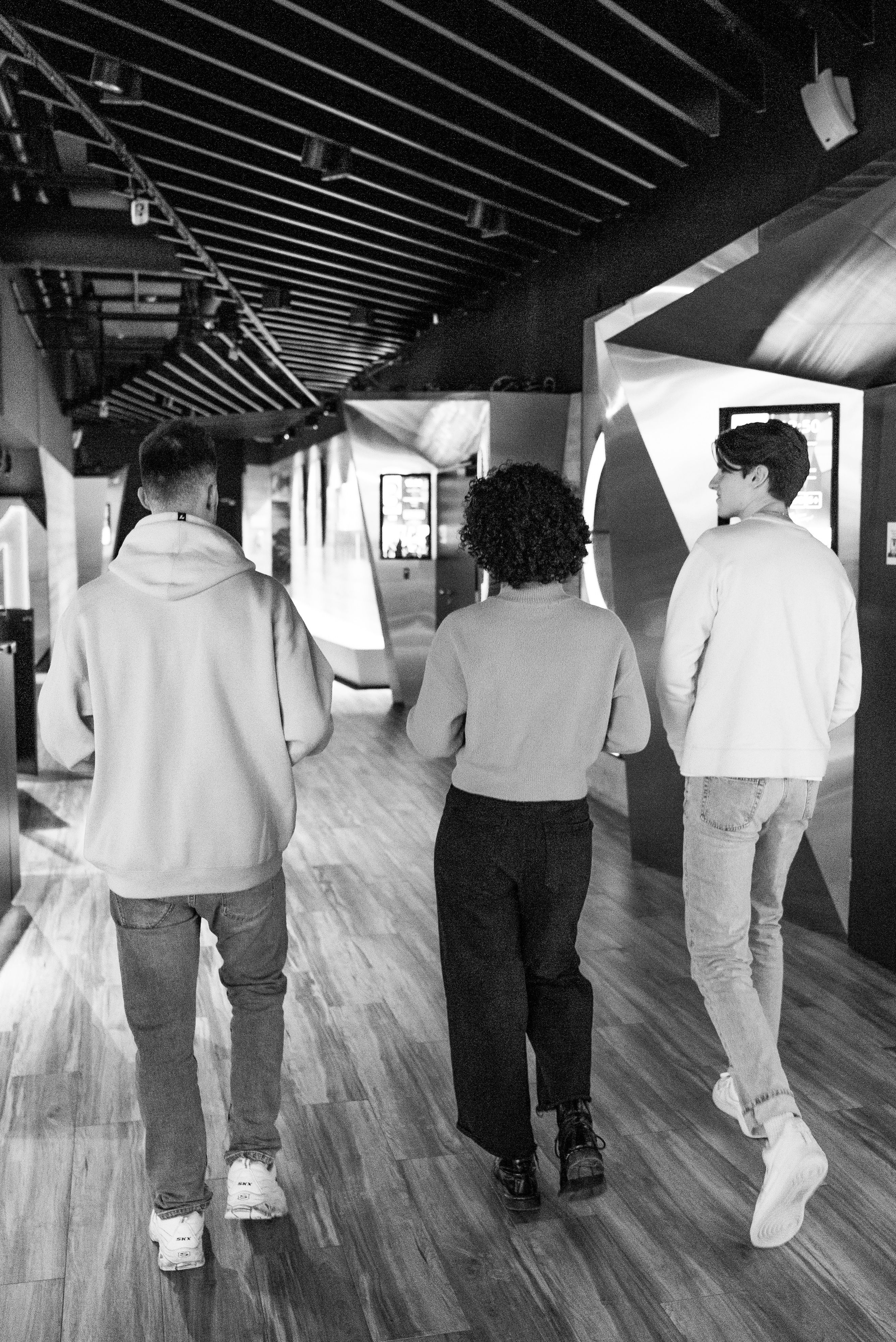 People Walking into the Hallway · Free Stock Photo