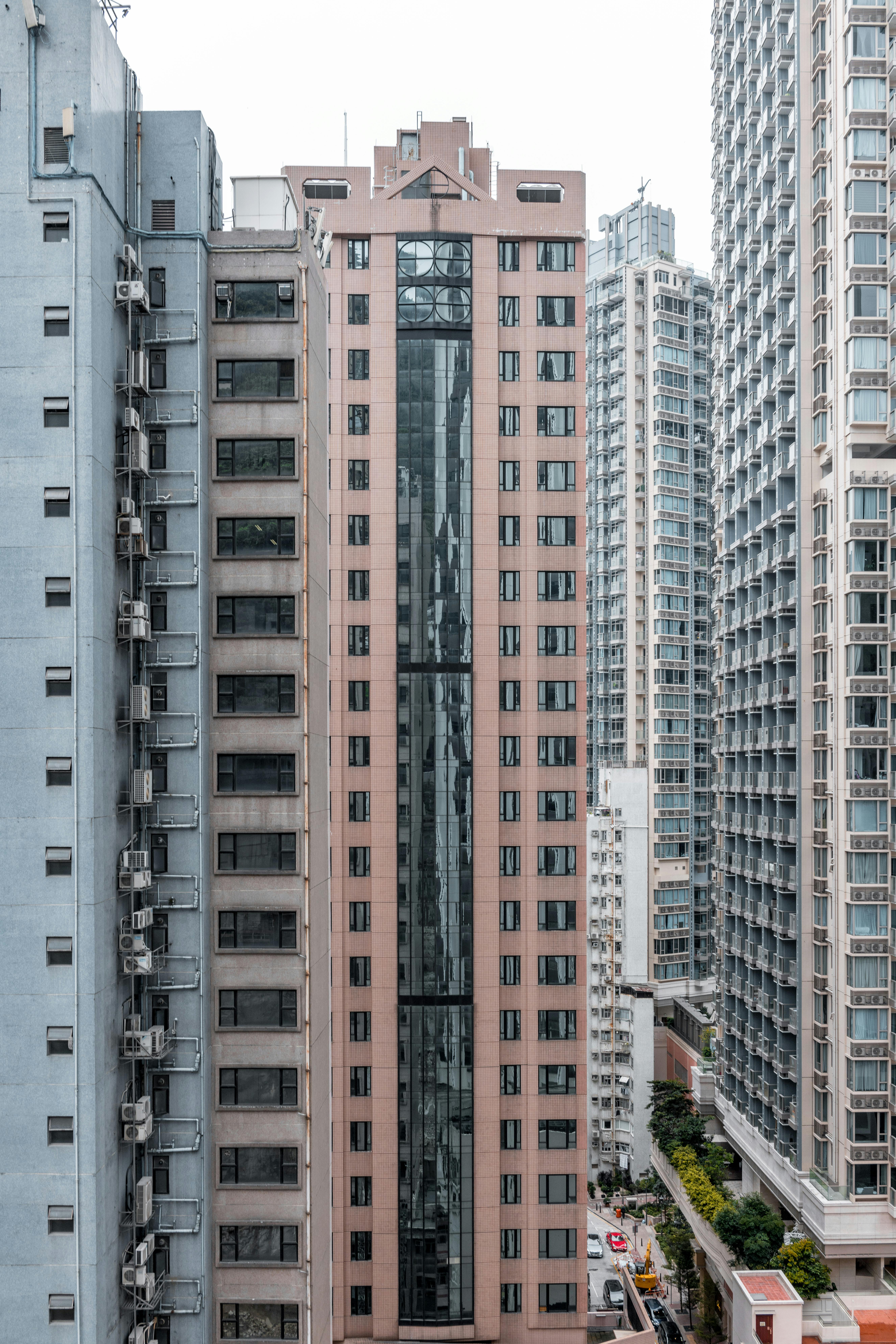 Full Shot of High Rise Apartment Complex · Free Stock Photo
