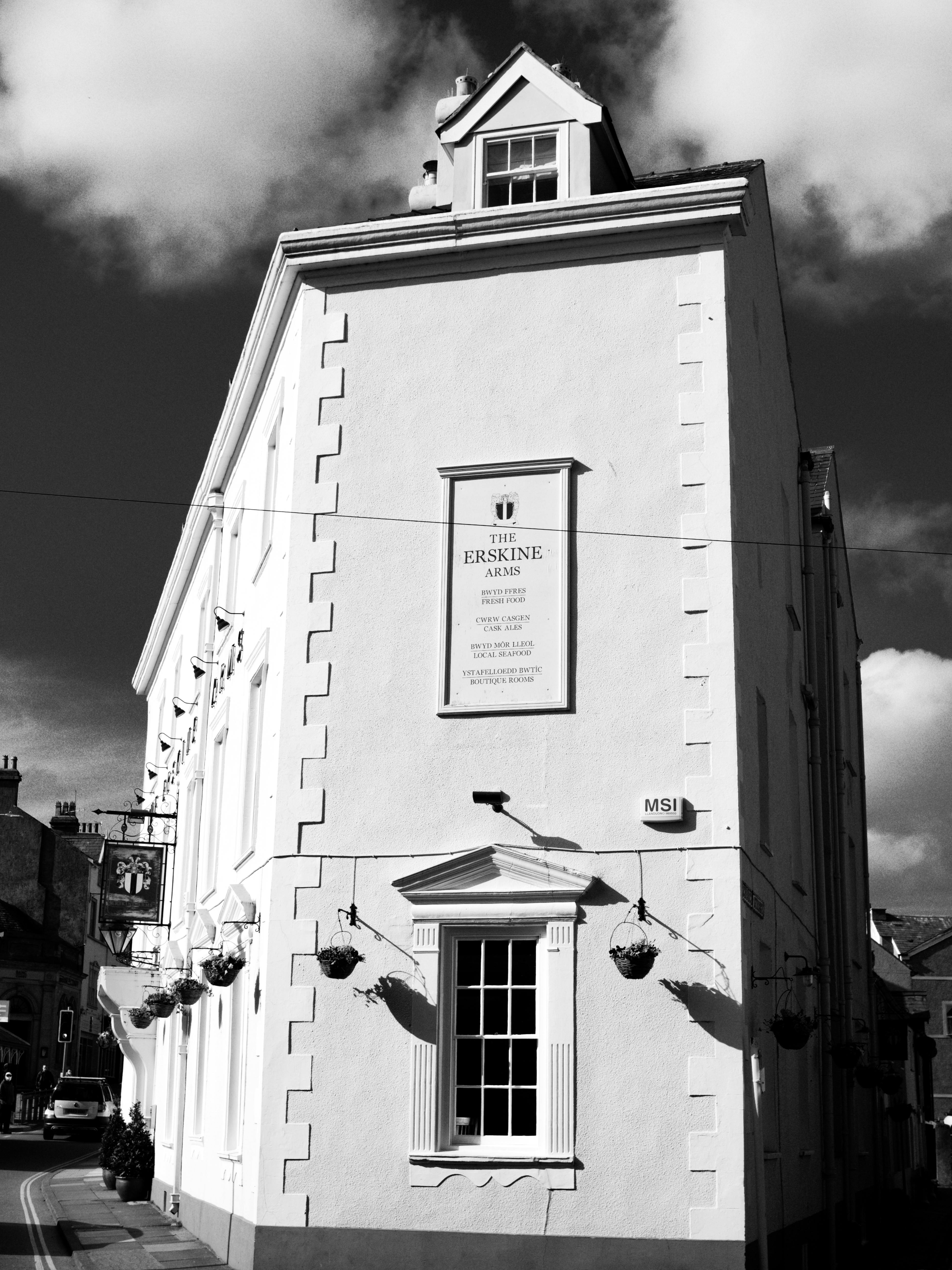 White Wooden House with Simple Architectural Design · Free Stock Photo