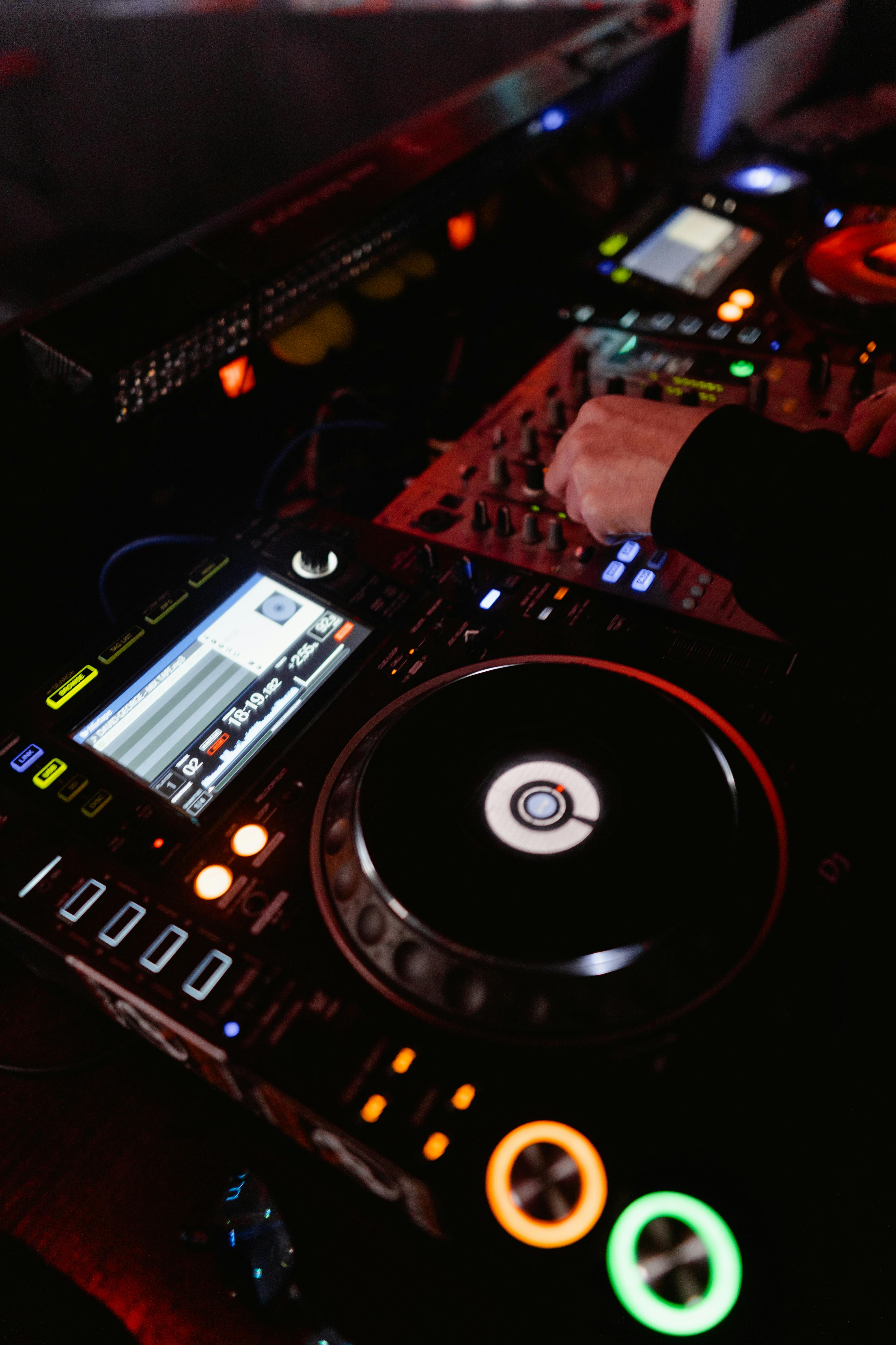 Black and Red Dj Controller · Free Stock Photo