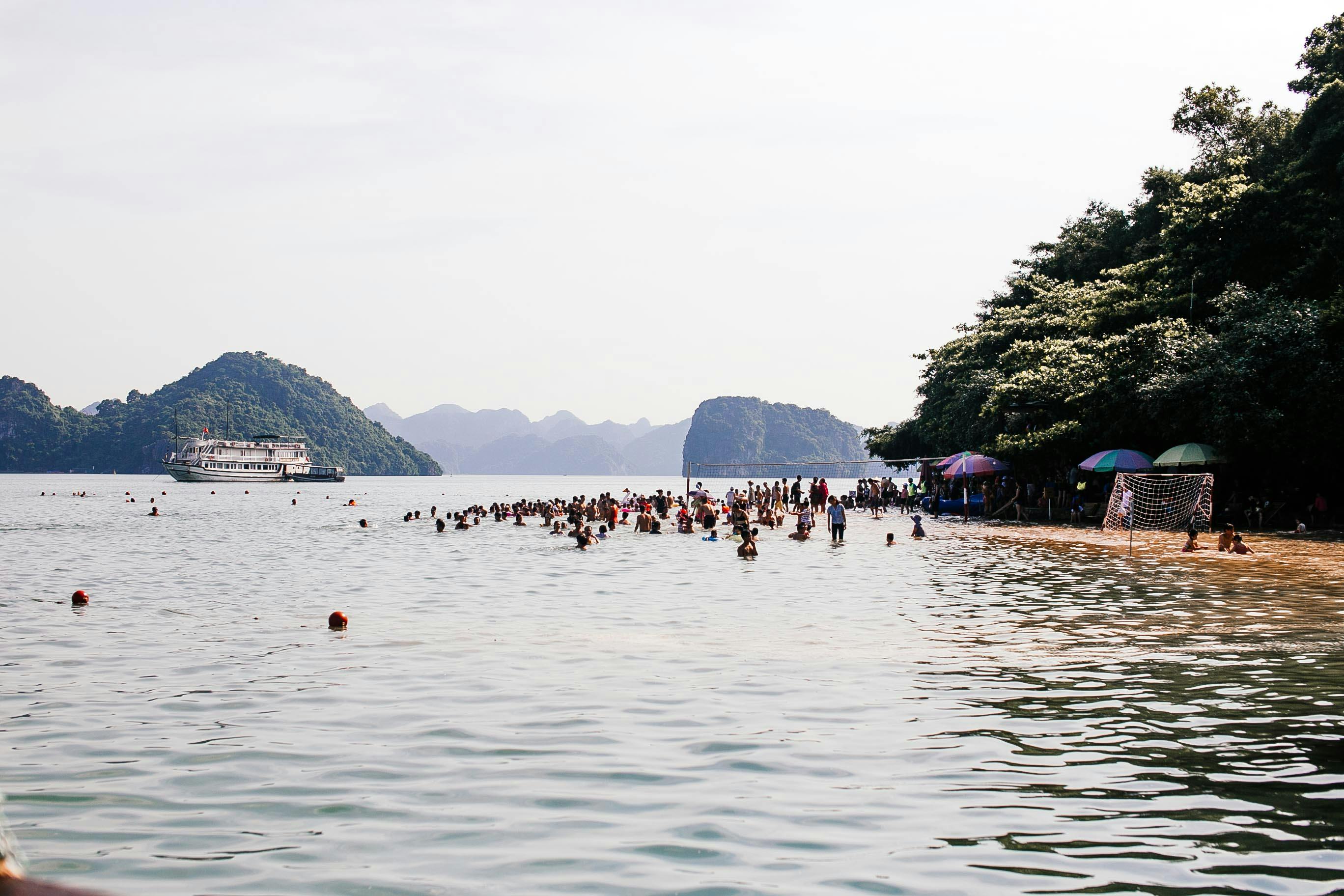 Crowded Lake Photos, Download The BEST Free Crowded Lake Stock Photos ...