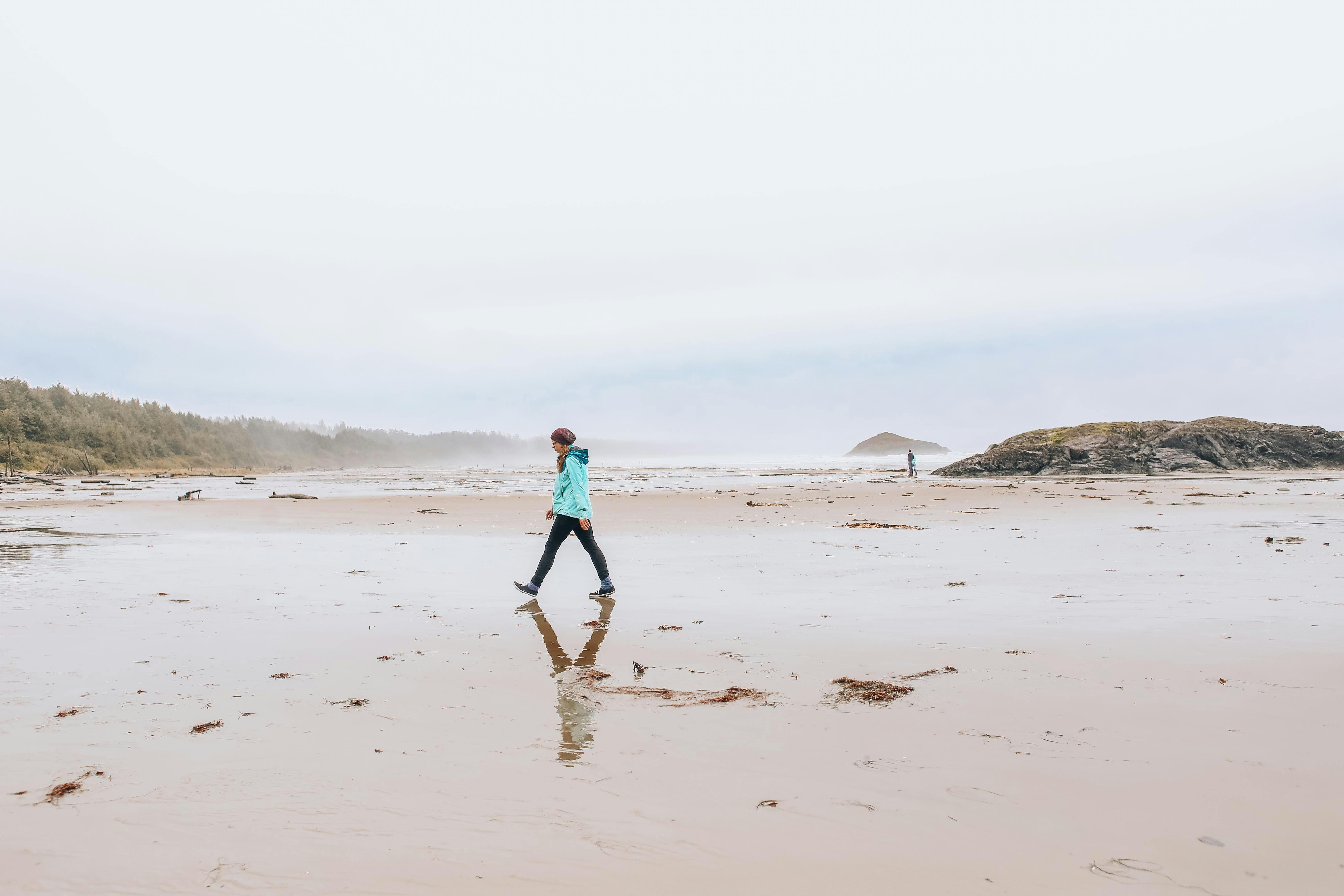 100,000+ Best Beach Walk Photos · 100% Free Download · Pexels Stock Photos
